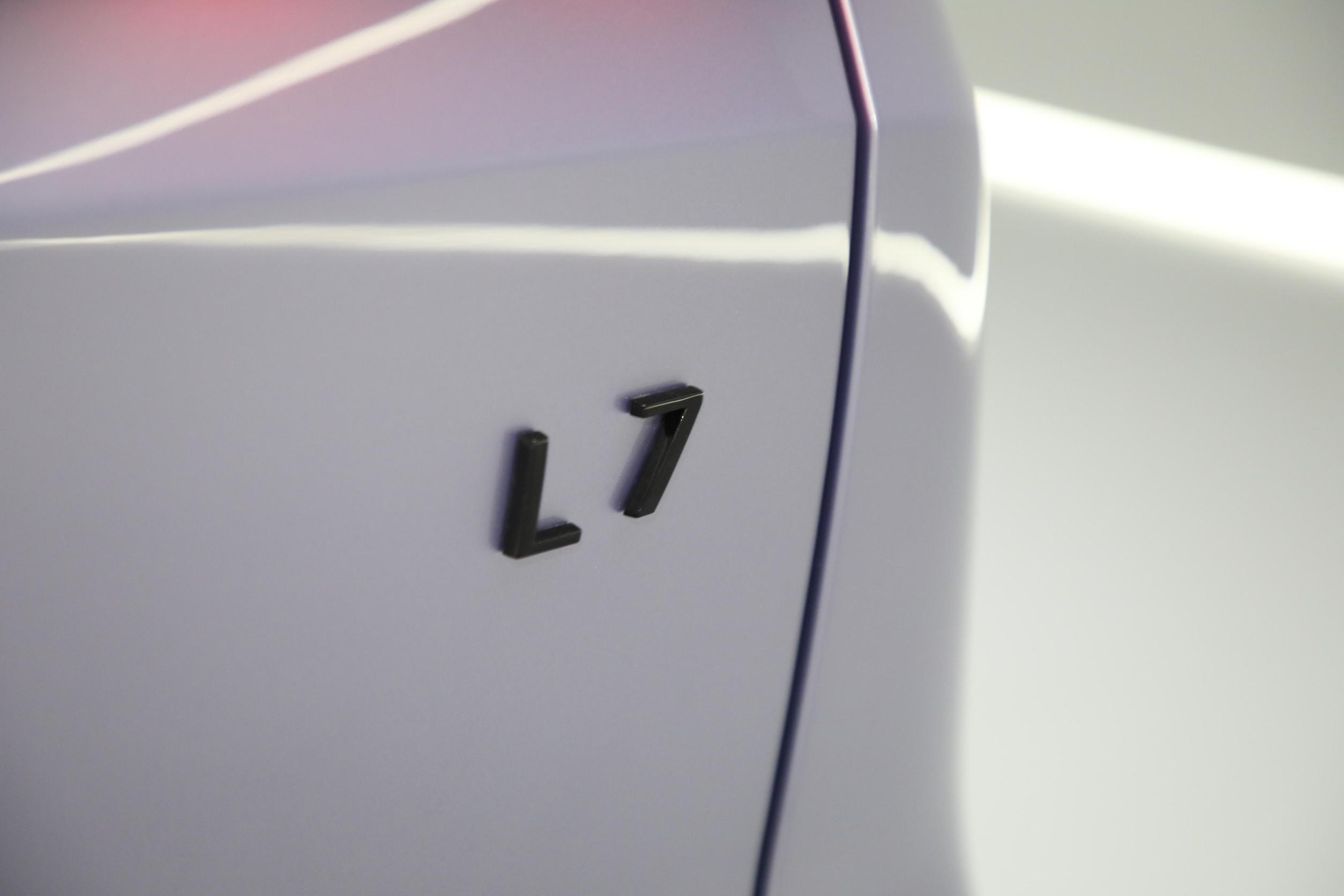 银河L7 2023款 1.5T DHT 115km 星舰图片_吉利银河_4/267张图片_汽车外观图库_懂车帝