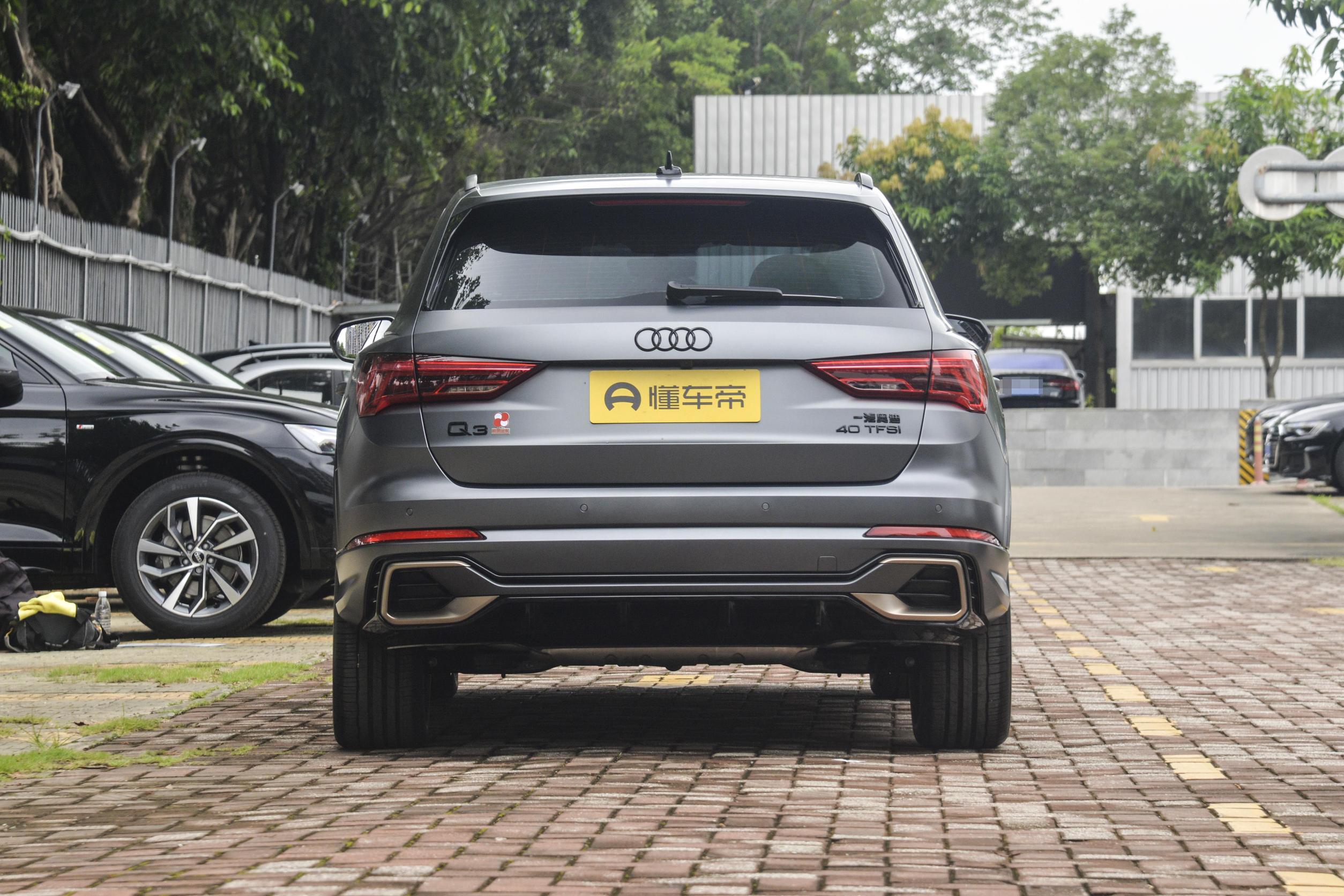 奥迪Q3 2024款 40 TFSI RS套件燃速型图片_奥迪_14/65张图片_汽车外观图库_懂车帝