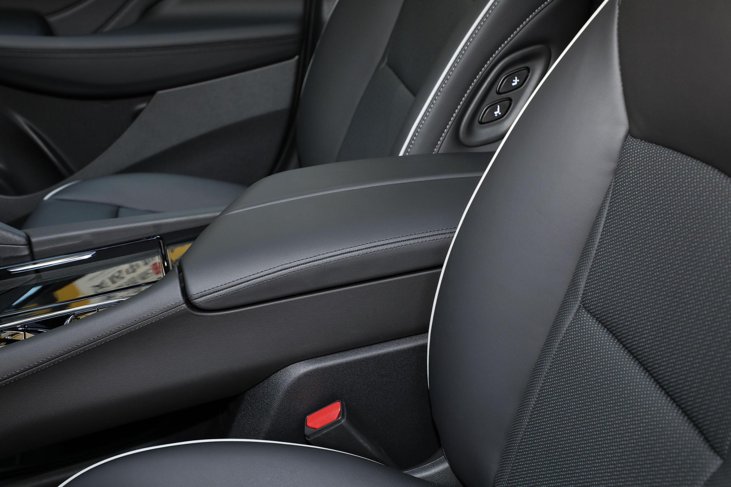 昂科旗 2022款 652T 四驱尊享旗舰型 六座图片_别克_27/79张图片_汽车空间图库_懂车帝