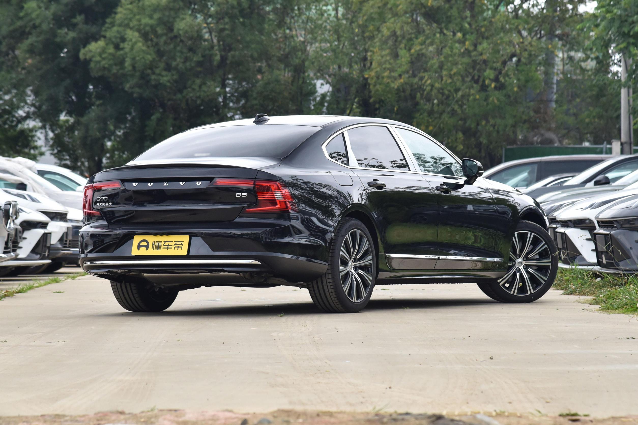 沃尔沃S90 2024款 B5 智雅豪华版图片_沃尔沃_1/48张图片_汽车外观图库_懂车帝