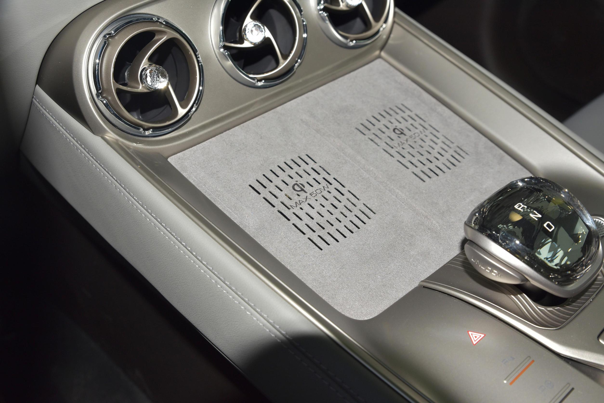 腾势N8 DM-p 2023款 四驱超混旗舰七座版图片_腾势_1/44张图片_汽车内饰图库_懂车帝