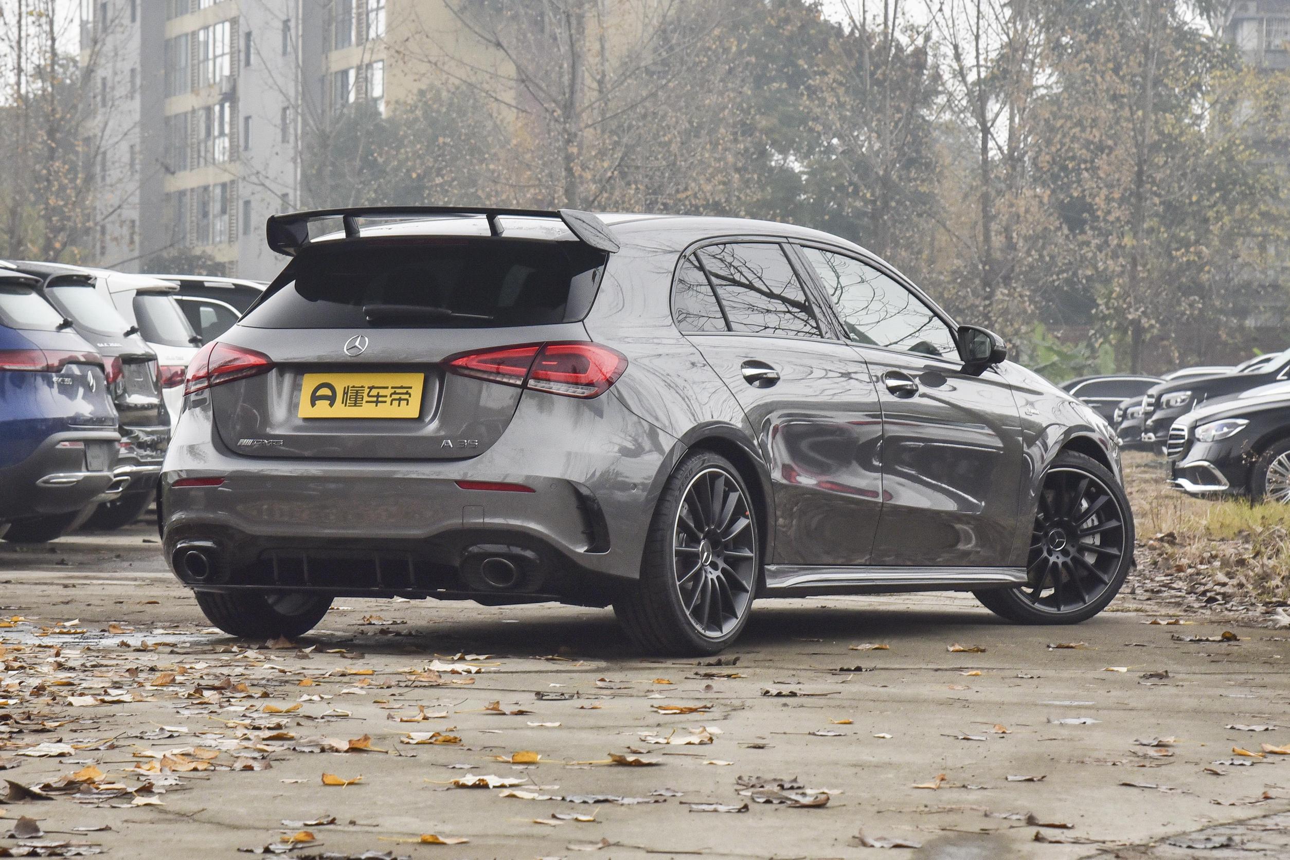 奔驰A级AMG(进口) 2022款 AMG A 35 4MATIC图片_奔驰_21/132张图片_汽车外观图库_懂车帝
