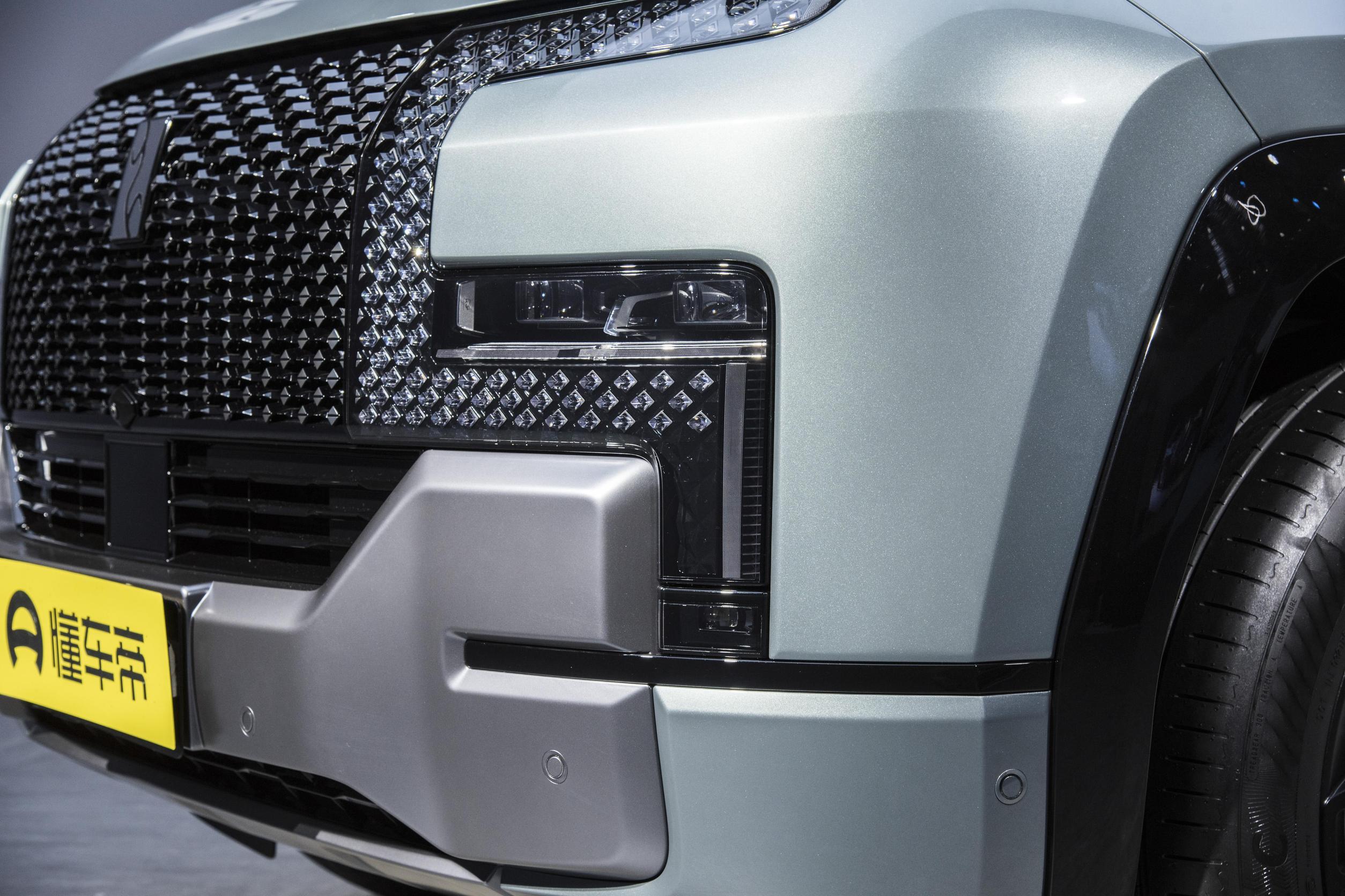 仰望U8 2023款 豪华版图片_仰望_64/162张图片_汽车外观图库_懂车帝