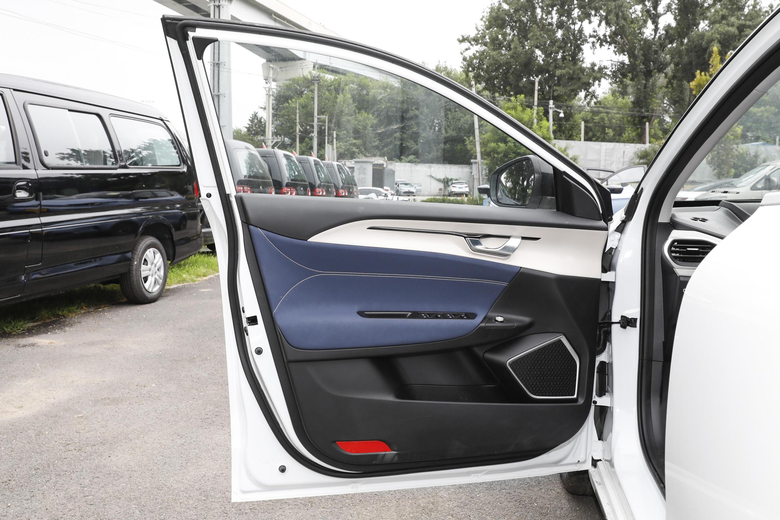 吉利几何A 2022款 Pro 600KM 红苹果Halo图片_吉利几何_21/48张图片_汽车空间图库_懂车帝