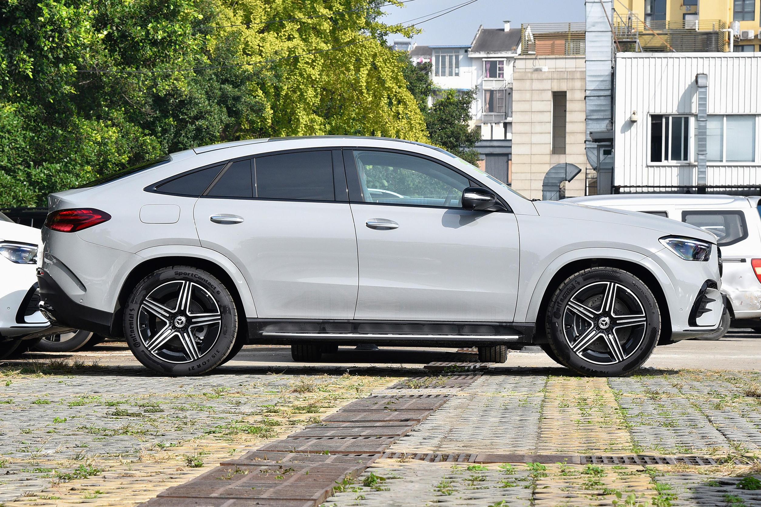 奔驰GLE轿跑 2024款 GLE 450 4MATIC 轿跑SUV 豪华型图片_奔驰_1/95张图片_汽车外观图库_懂车帝