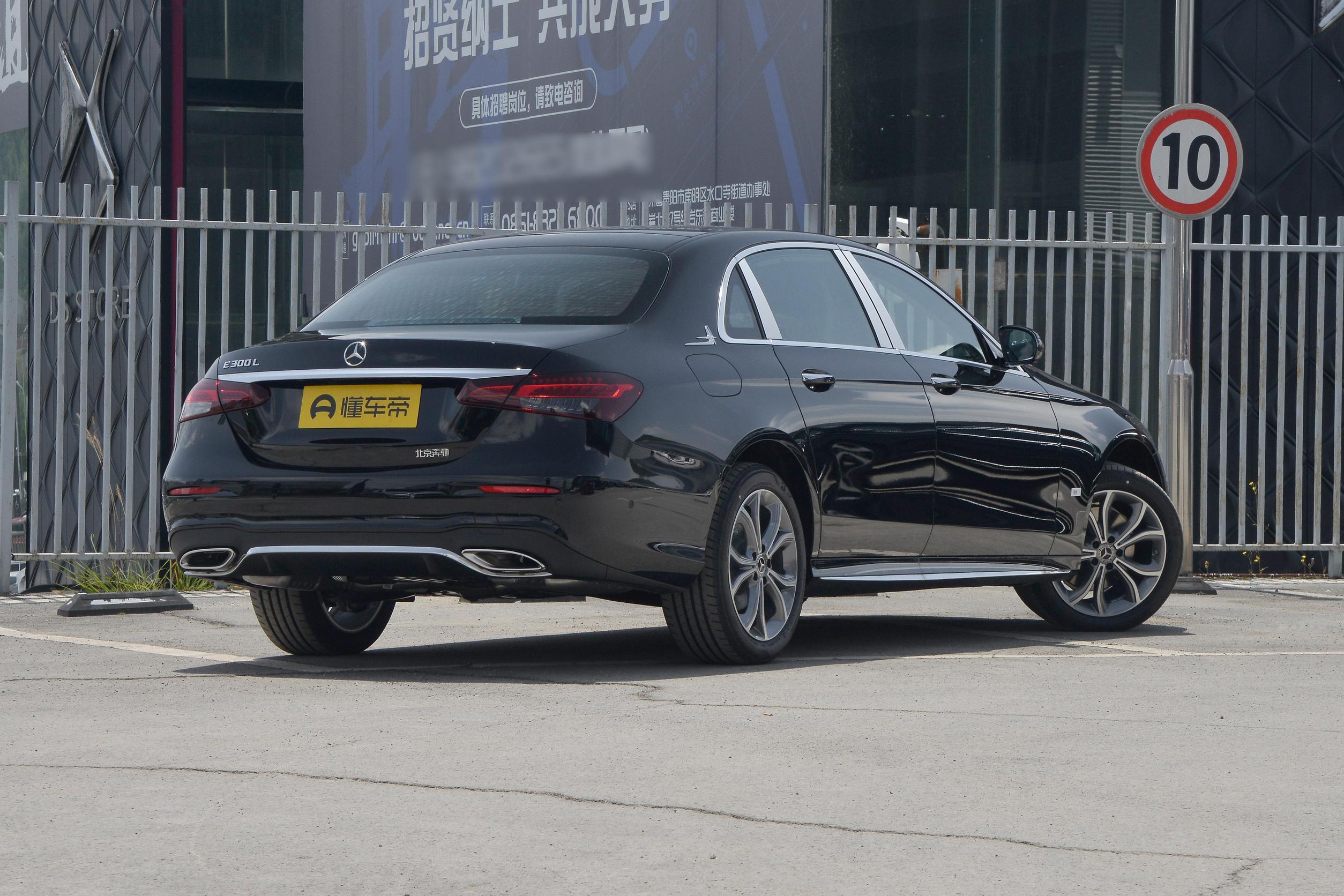 奔驰E级 2023款 E 300 L 尊贵型 运动轿车图片_奔驰_21/21张图片_汽车外观图库_懂车帝