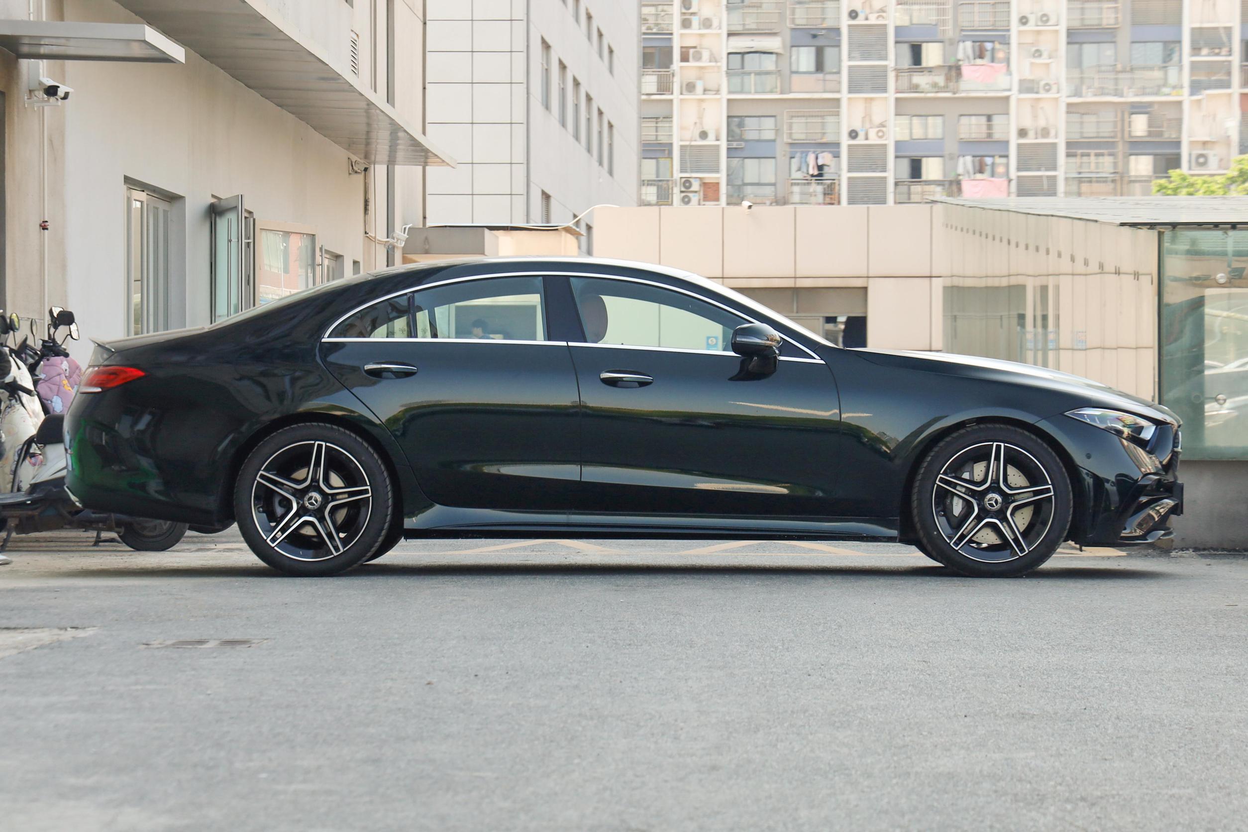 奔驰CLS 2023款 改款 CLS 300 豪华型图片_奔驰_1/80张图片_汽车外观图库_懂车帝