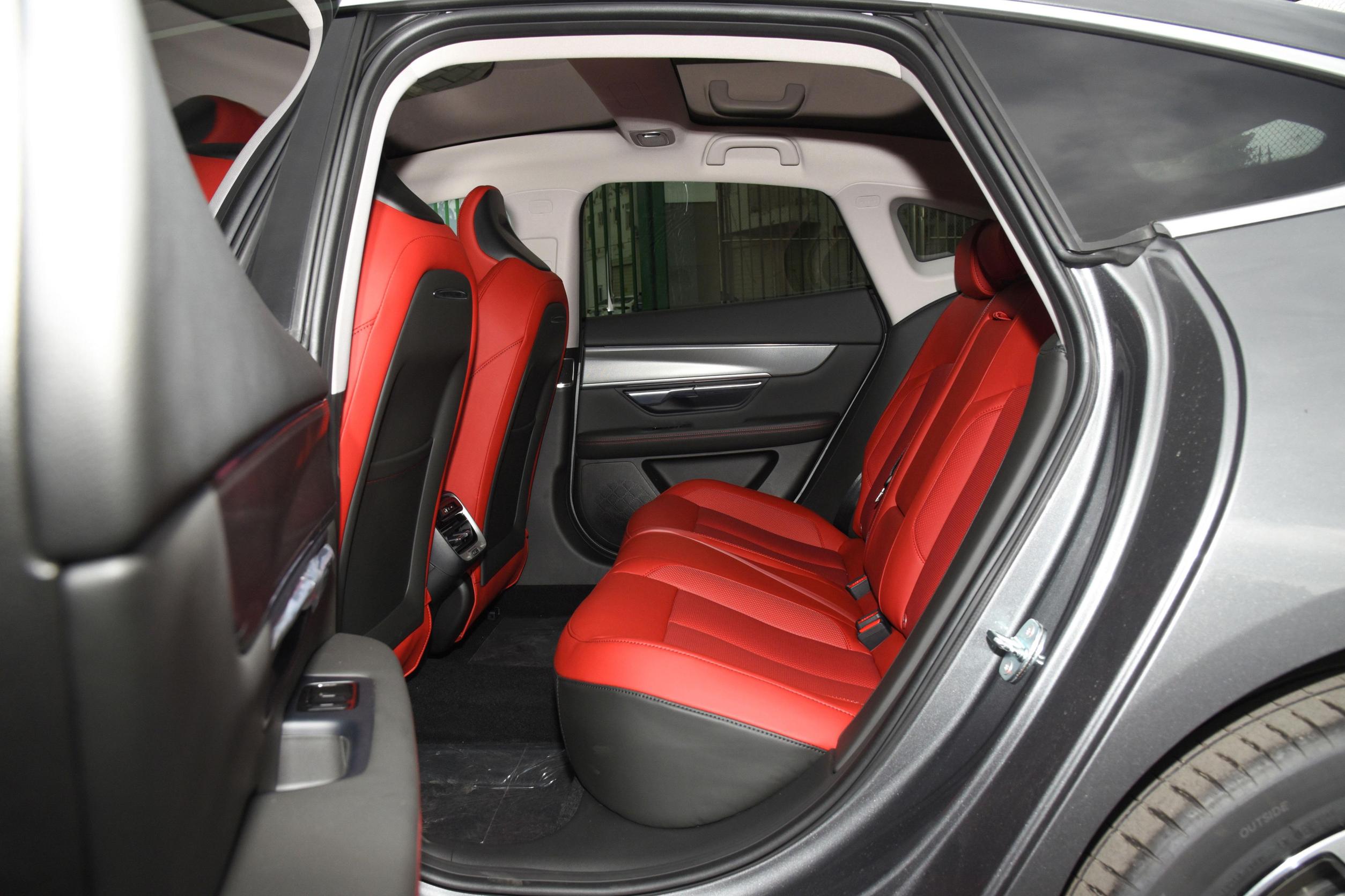 小鹏P7 2023款 P7i 702 Max图片_小鹏汽车_12/63张图片_汽车空间图库_懂车帝