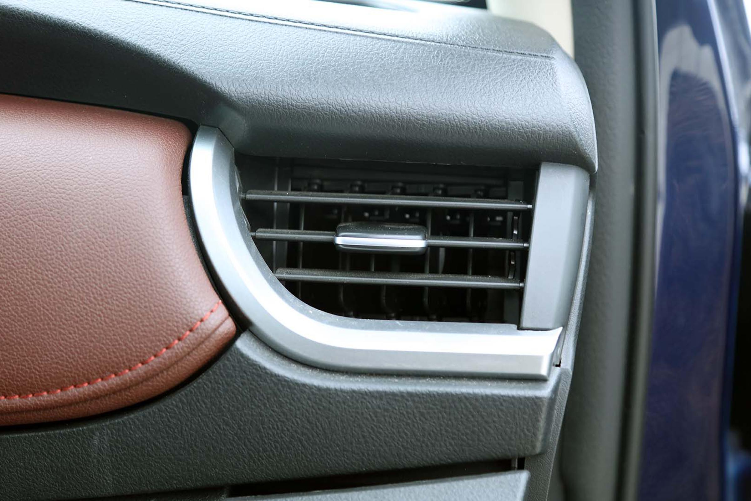 黄海·翔龙 2022款 2.8T 黄海大牛N1S先锋版 柴油两驱平底货箱创业型JE493ZLQ6H图片_黄海_3/38张图片_汽车官方图库_懂车帝