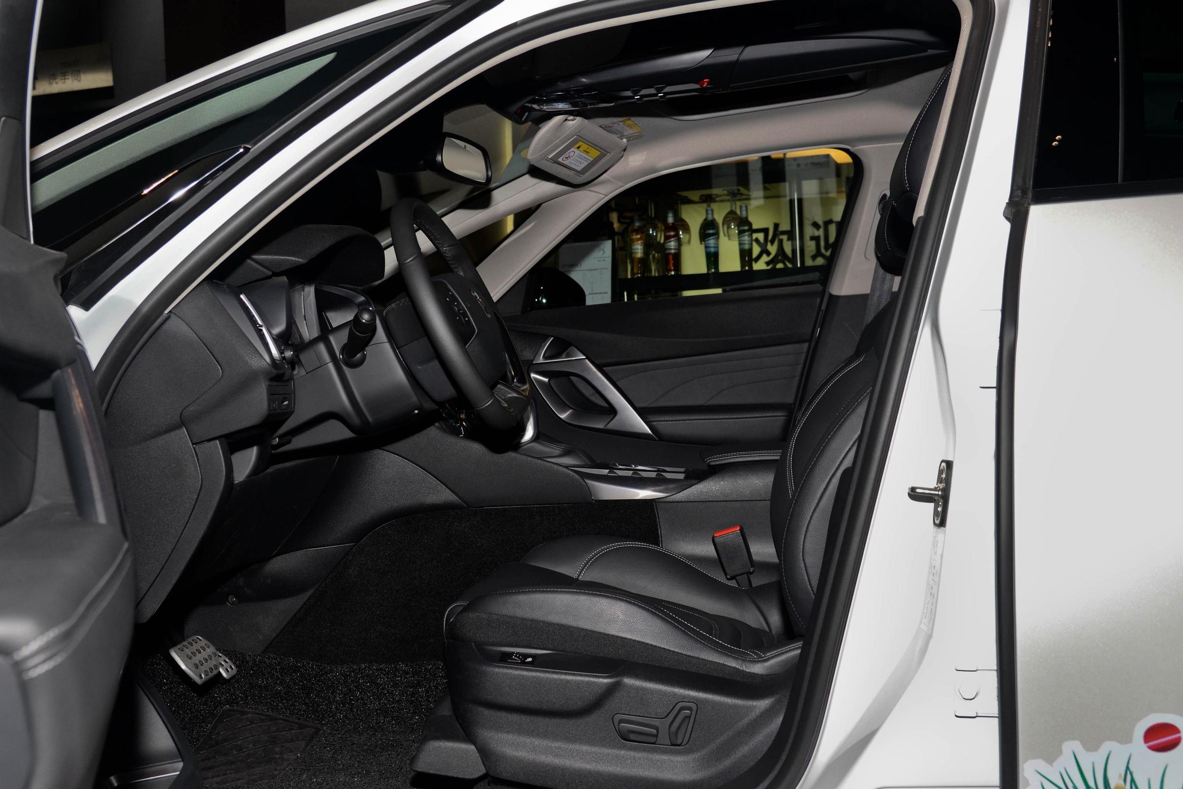 DS 5 2018款 30THP P-Line运动型图片_DS_26/46张图片_汽车空间图库_懂车帝