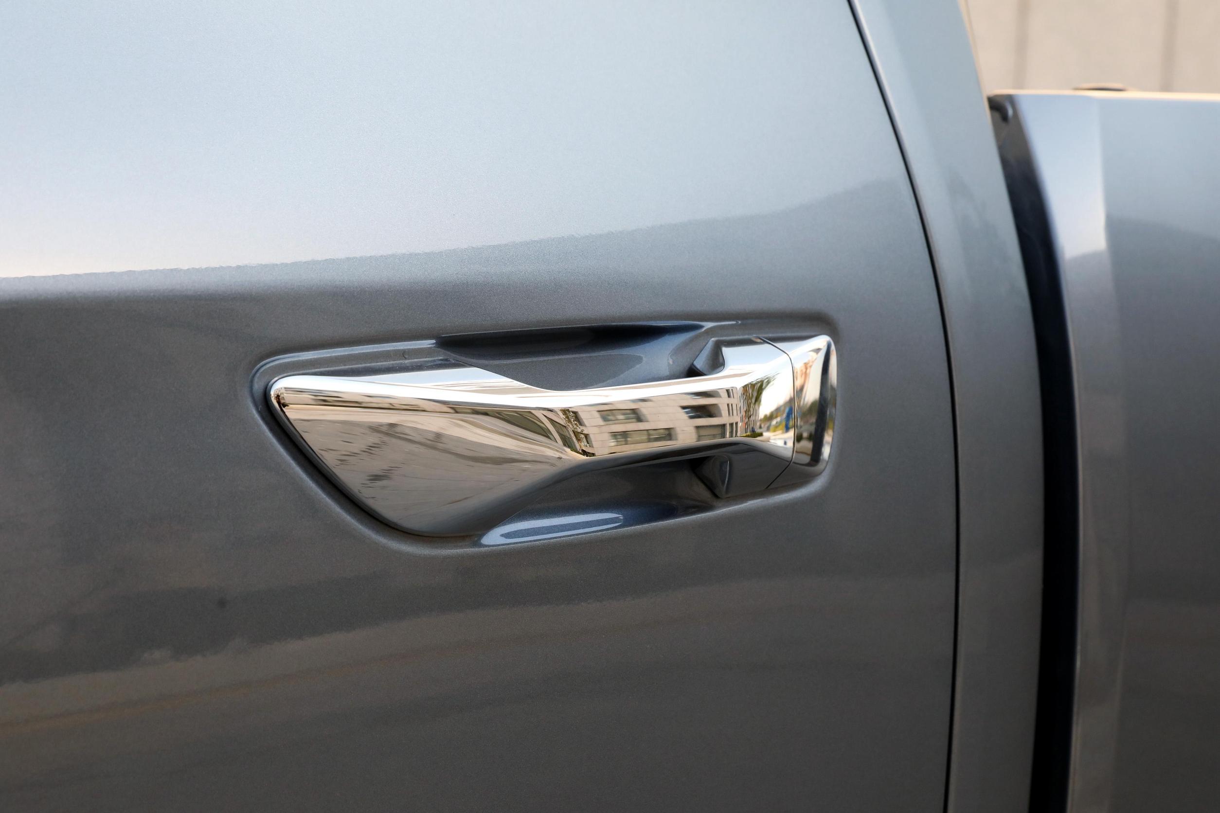 长安F70 2023款 F70蓝鲸版 2.0T汽油手动两驱长箱创富型图片_长安_2/57张图片_汽车外观图库_懂车帝