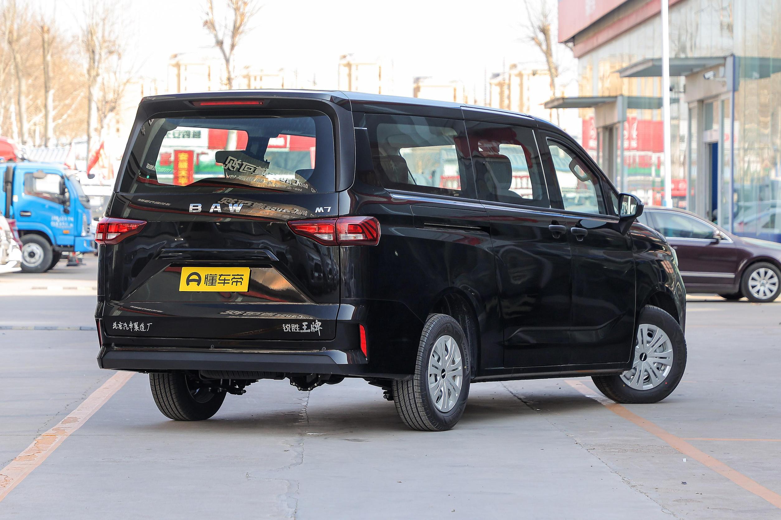 锐胜王牌M7 2023款 2.0L创富版 手动长轴 7座图片_北汽制造_2/71张图片_汽车外观图库_懂车帝