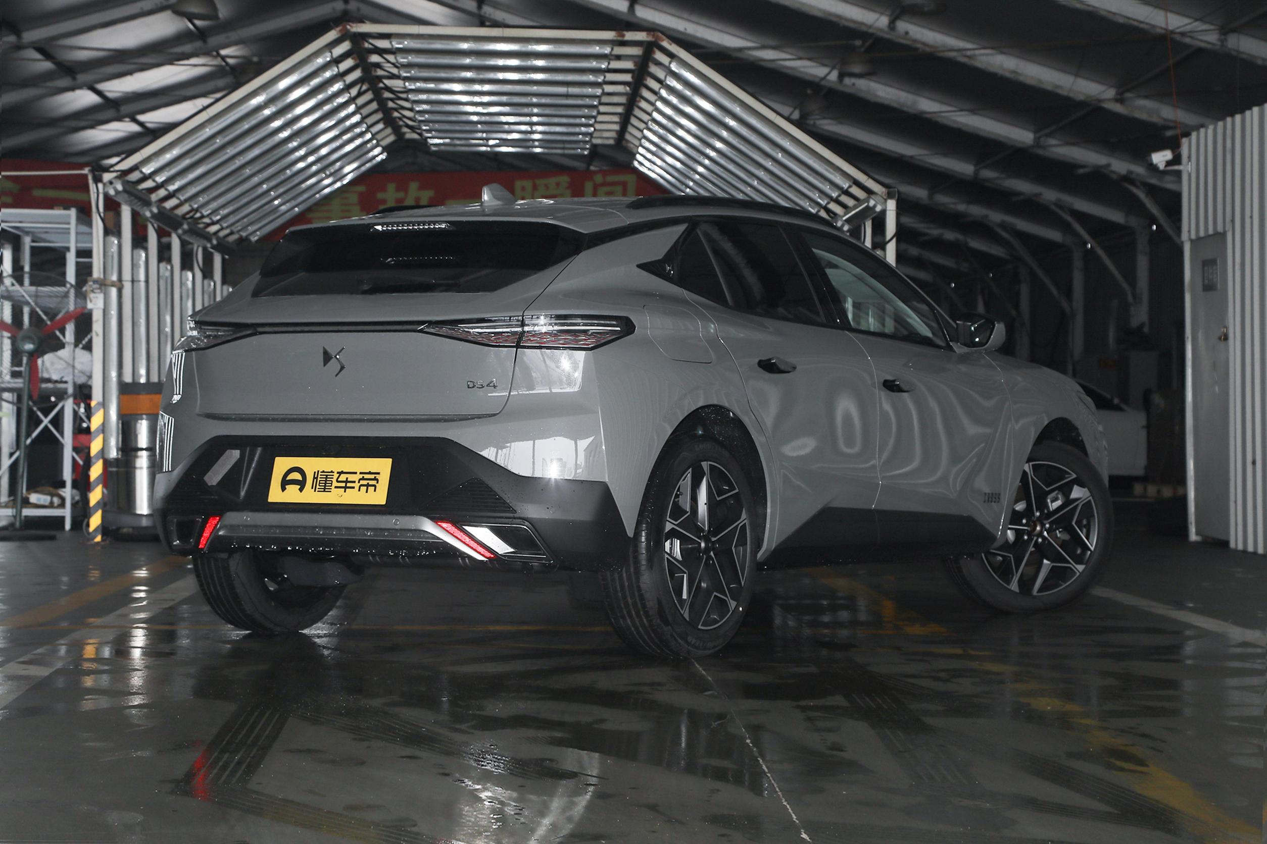 DS 4 2023款 1.6T 里沃利CROSS版图片_DS_9/74张图片_汽车外观图库_懂车帝