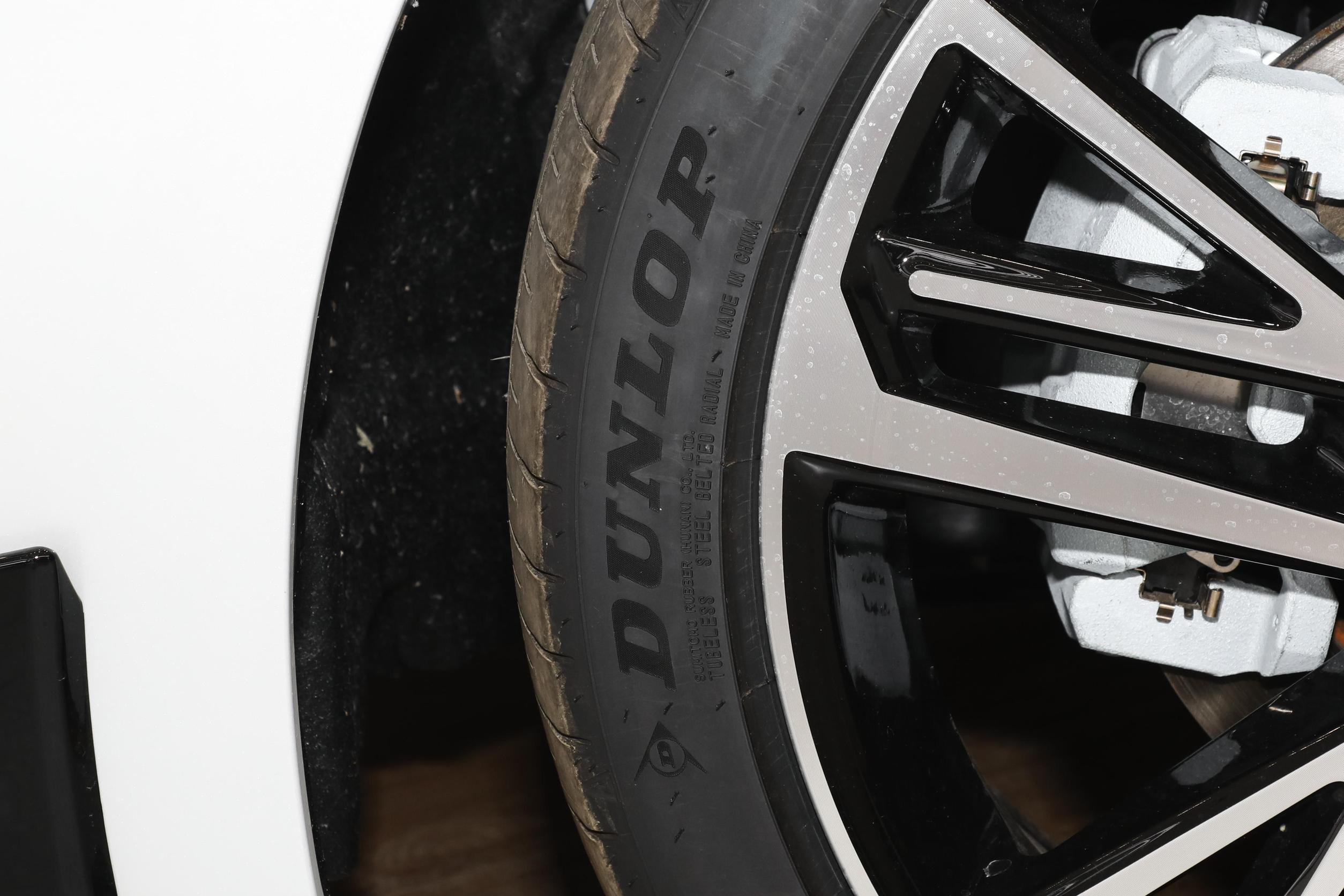 凯美瑞 2024款 双擎 2.0HS 运动版图片_丰田_7/455张图片_汽车外观图库_懂车帝