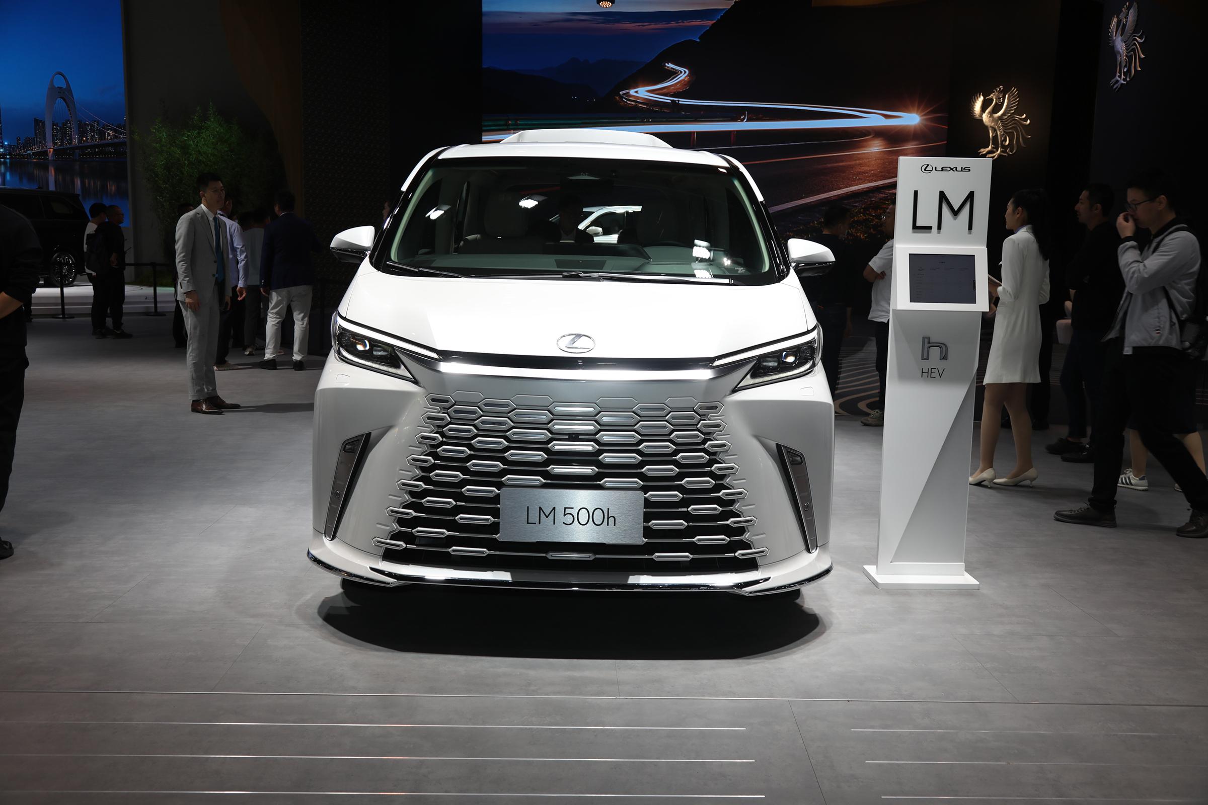 雷克萨斯LM 2023款 500h DIRECT4 六座尊崇版图片_雷克萨斯_2/61张图片_汽车车展图库_懂车帝