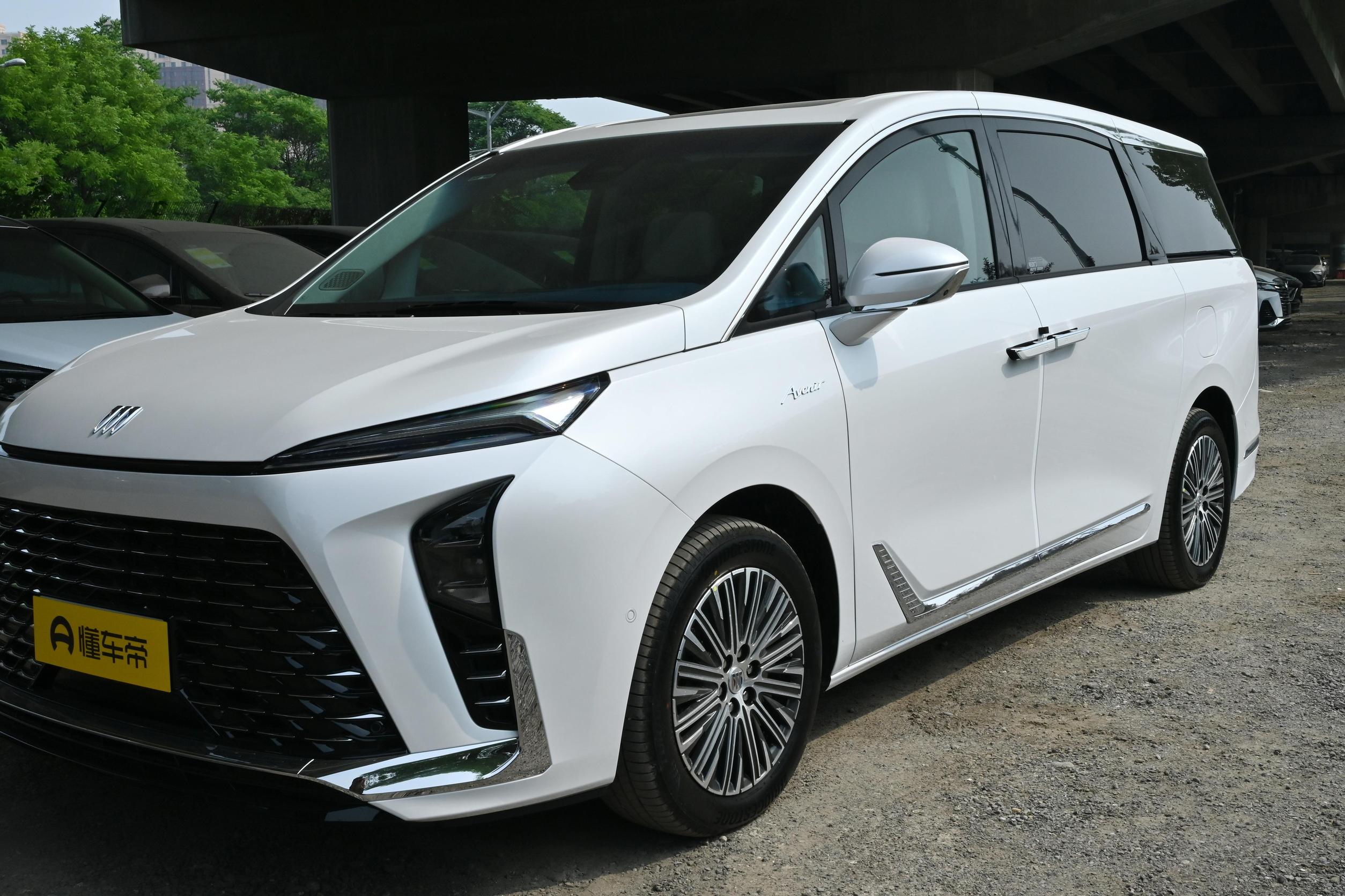 别克GL8 PHEV 2024款 陆尊 1.5T 六座奢享版图片_别克_61/179张图片_汽车外观图库_懂车帝