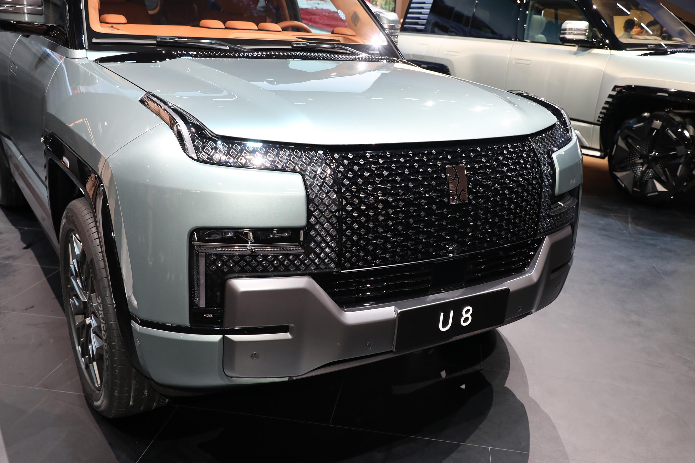 仰望U8 2023款 豪华版图片_仰望_2/77张图片_汽车车展图库_懂车帝