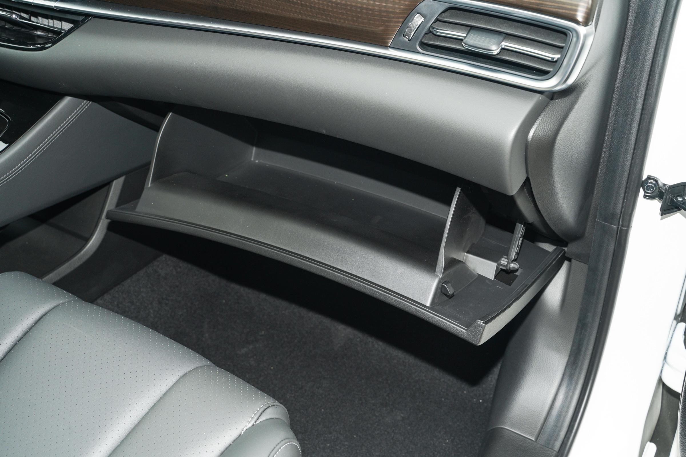 传祺GA6 2019款 270T 自动尊享版图片_广汽传祺_5/22张图片_汽车内饰图库_懂车帝