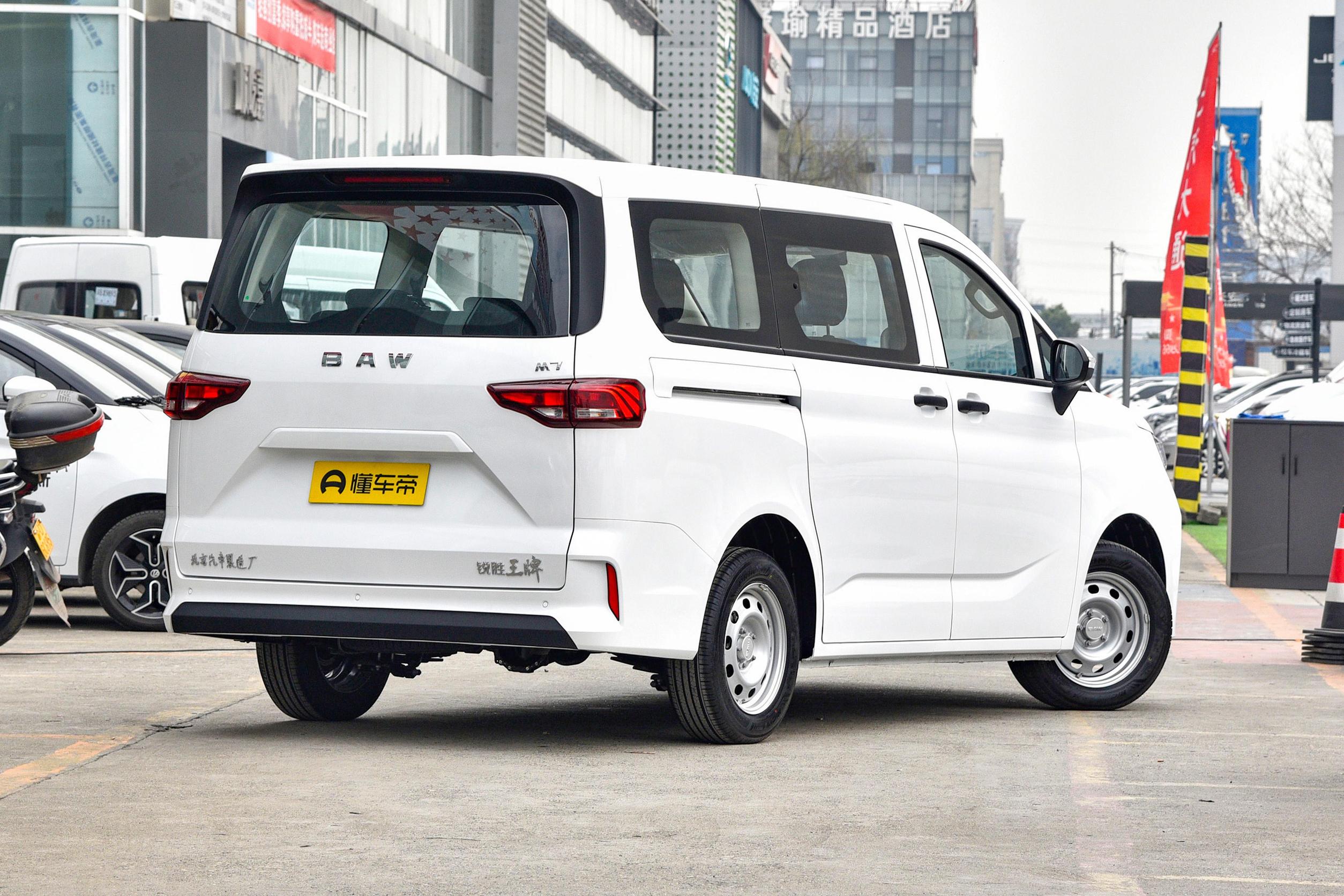 锐胜王牌M7 2023款 1.6L营运版 手动标轴 7座图片_北汽制造_4/49张图片_汽车外观图库_懂车帝