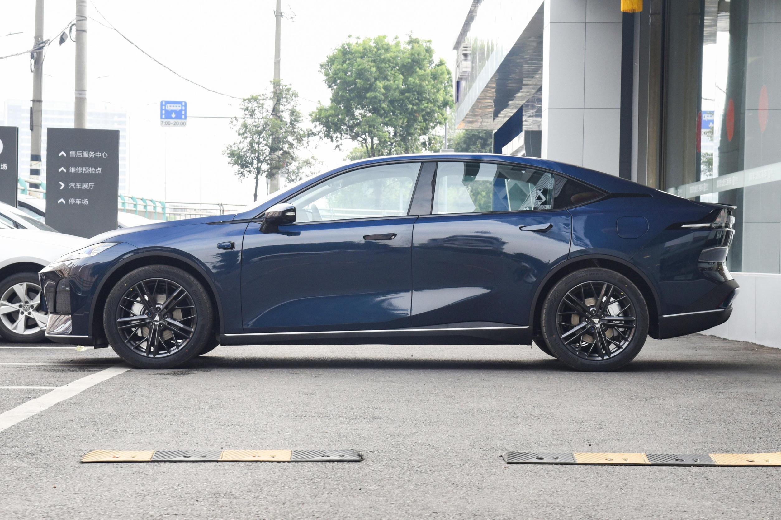 深蓝SL03壁纸_深蓝SL03_深蓝SL03外观图片_107/269张图片_深蓝SL03/整车外观图片_懂车帝