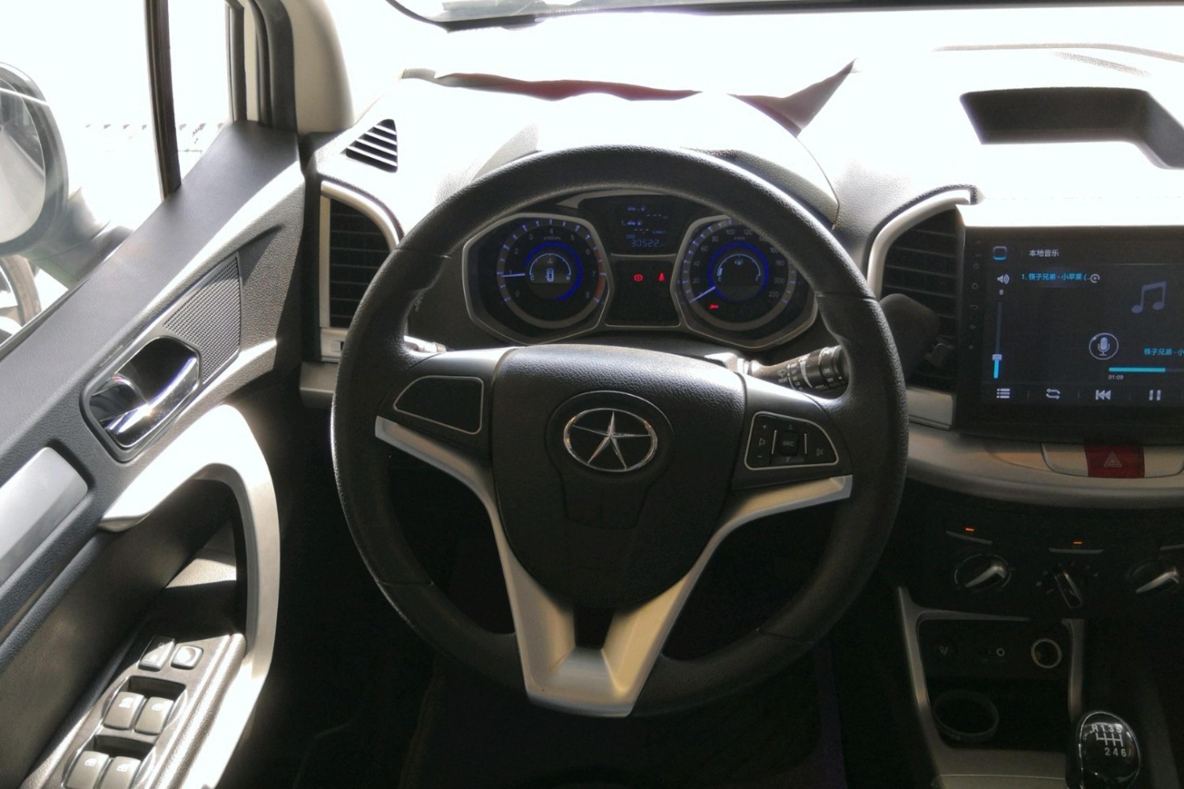 瑞风S3 2016款 1.5L 手动豪华型图片_江汽集团_5/8张图片_汽车内饰图库_懂车帝