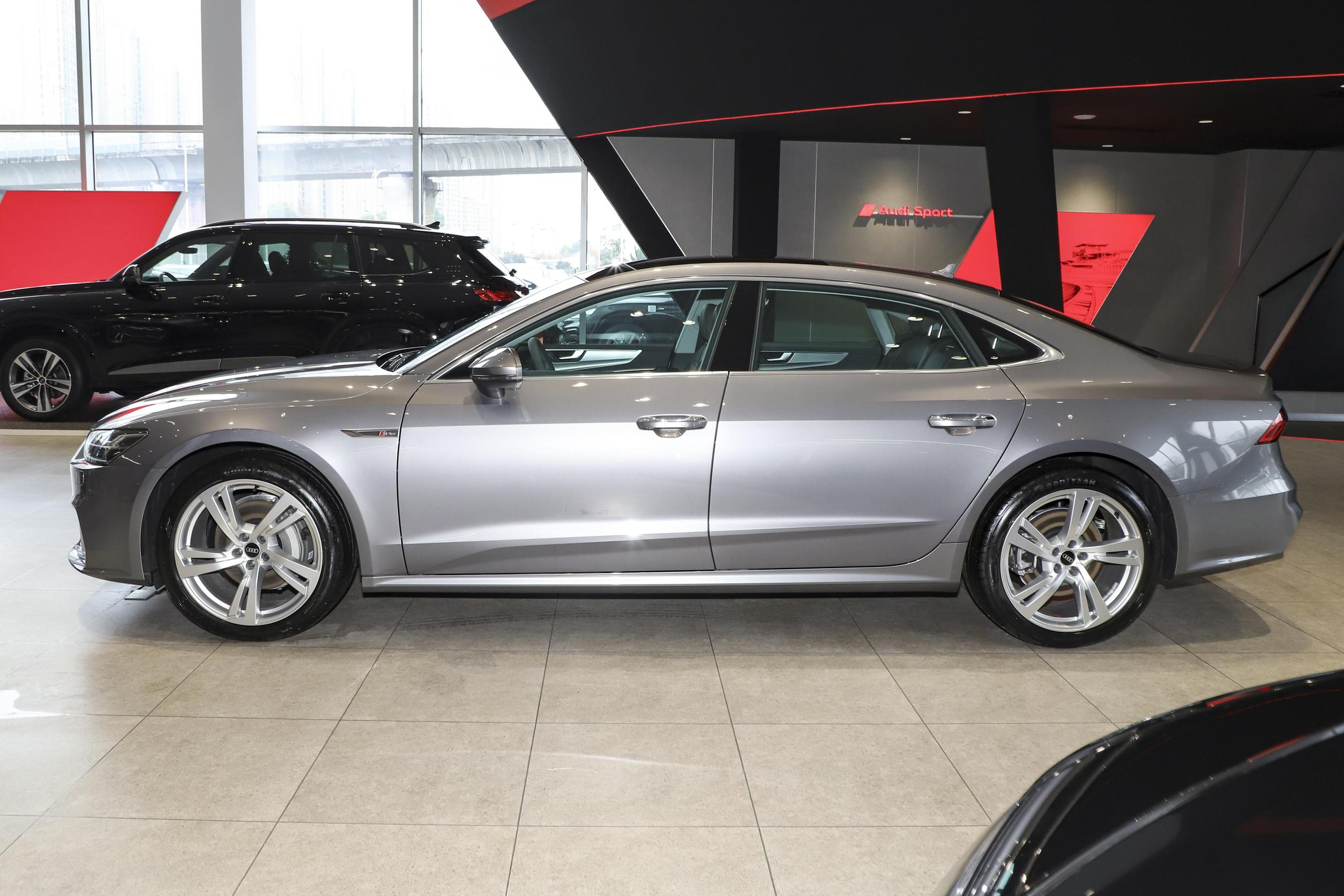 奥迪A7L壁纸_奥迪A7L_奥迪A7L外观图片_8/672张图片_奥迪A7L和风灰/整车外观图片_懂车帝