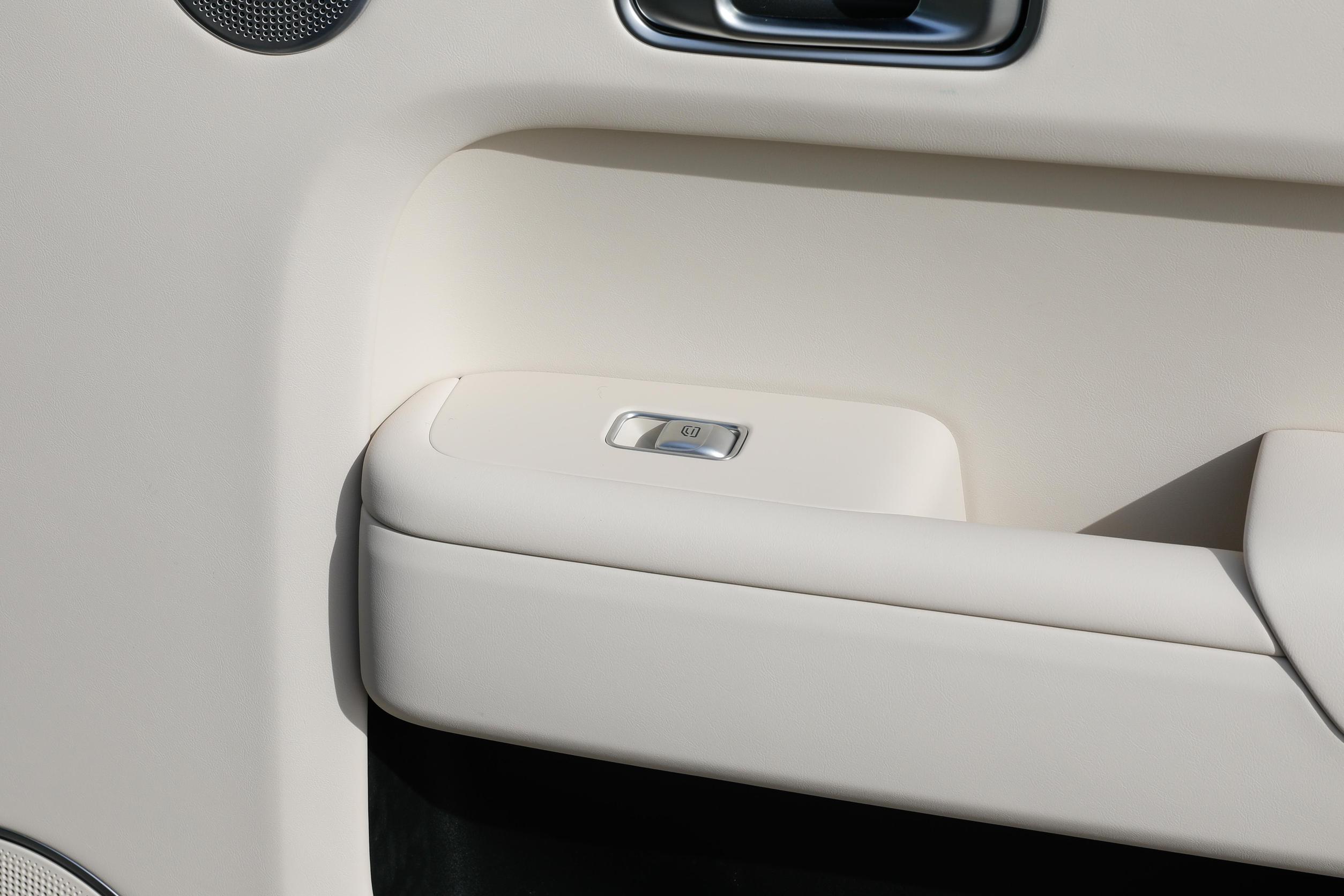 理想L8壁纸_理想L8_理想L8空间图片_36/328张图片_理想L8/整车空间图片_懂车帝