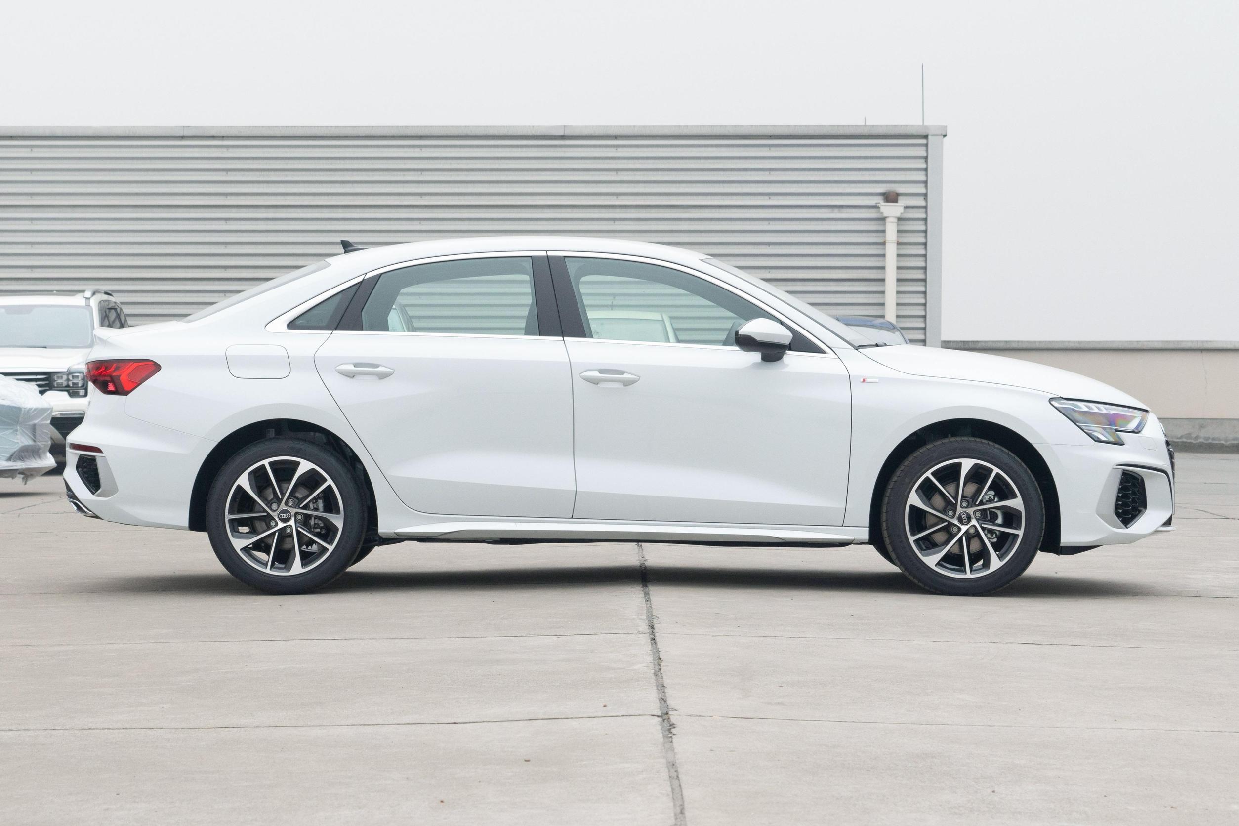 奥迪A3 2023款 A3L Limousine 35 TFSI 进取运动型图片_奥迪_5/56张图片_汽车外观图库_懂车帝