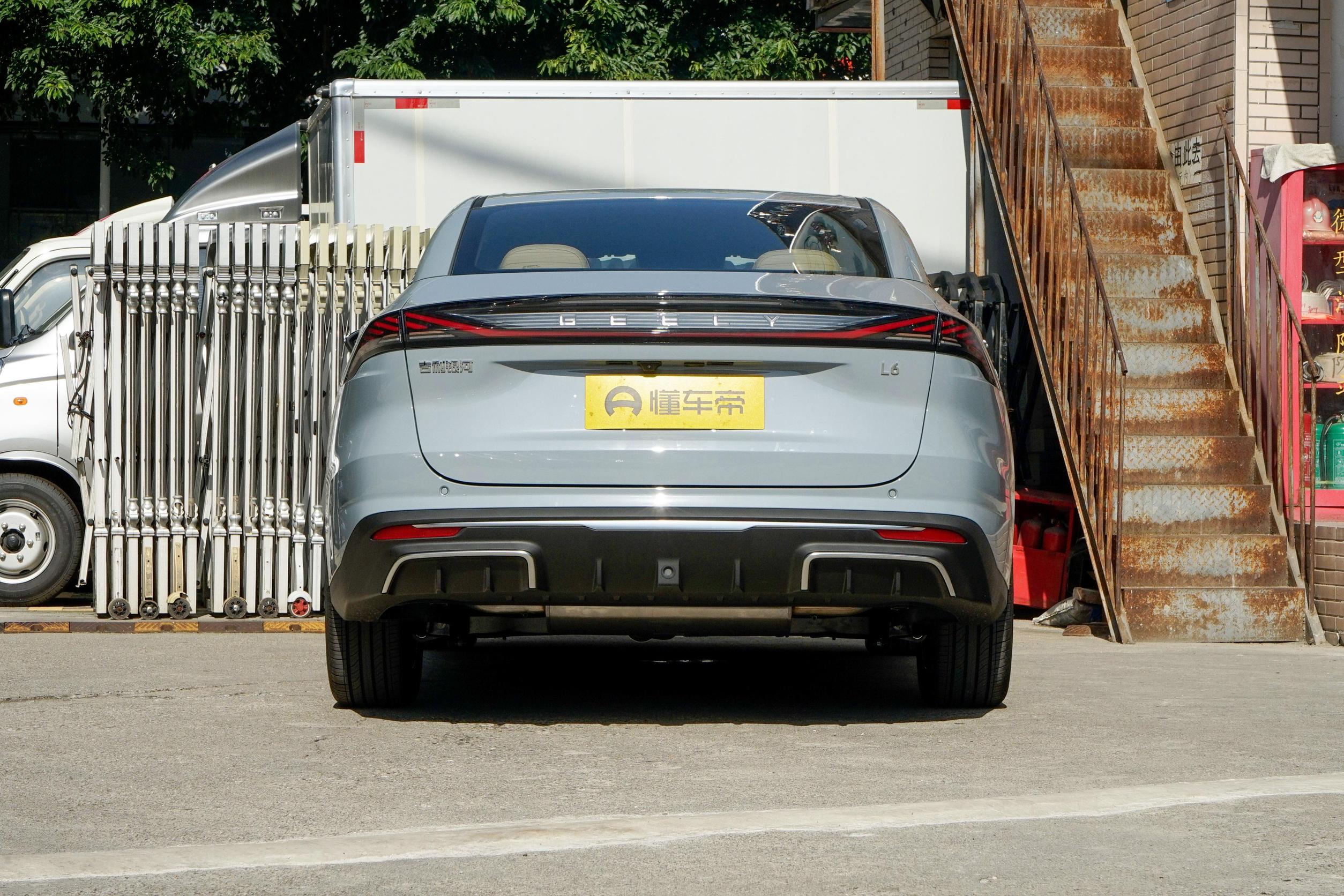 银河L6 2023款 1.5T DHT 60km PLUS图片_吉利银河_9/56张图片_汽车外观图库_懂车帝