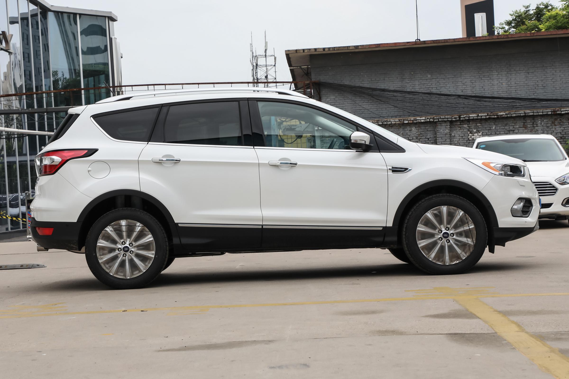 翼虎 2018款 改款 EcoBoost 245 四驱尊翼型图片_福特_1/70张图片_汽车外观图库_懂车帝