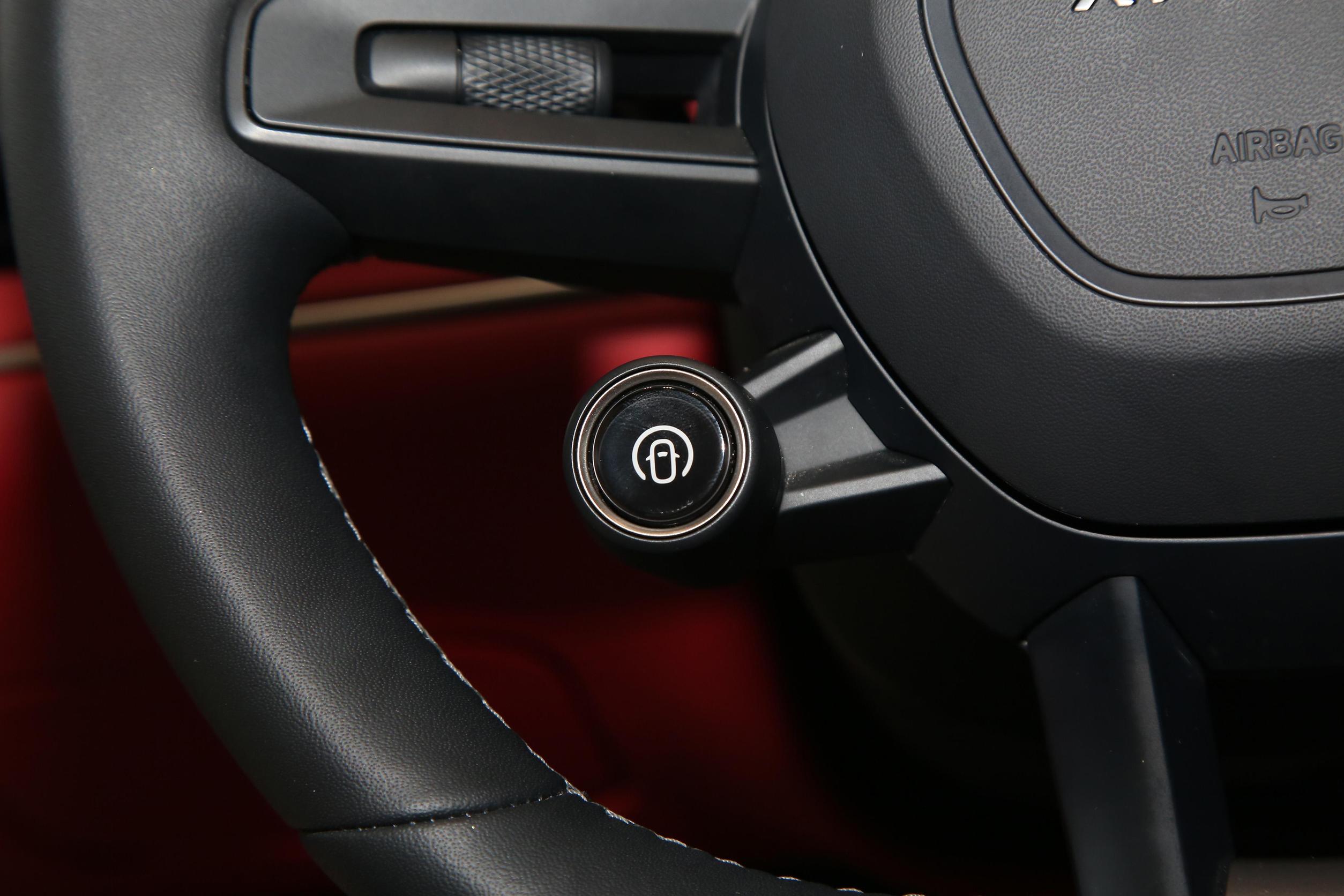 小米SU7 2024款 后驱标准长续航智驾版图片_小米汽车_6/84张图片_汽车内饰图库_懂车帝