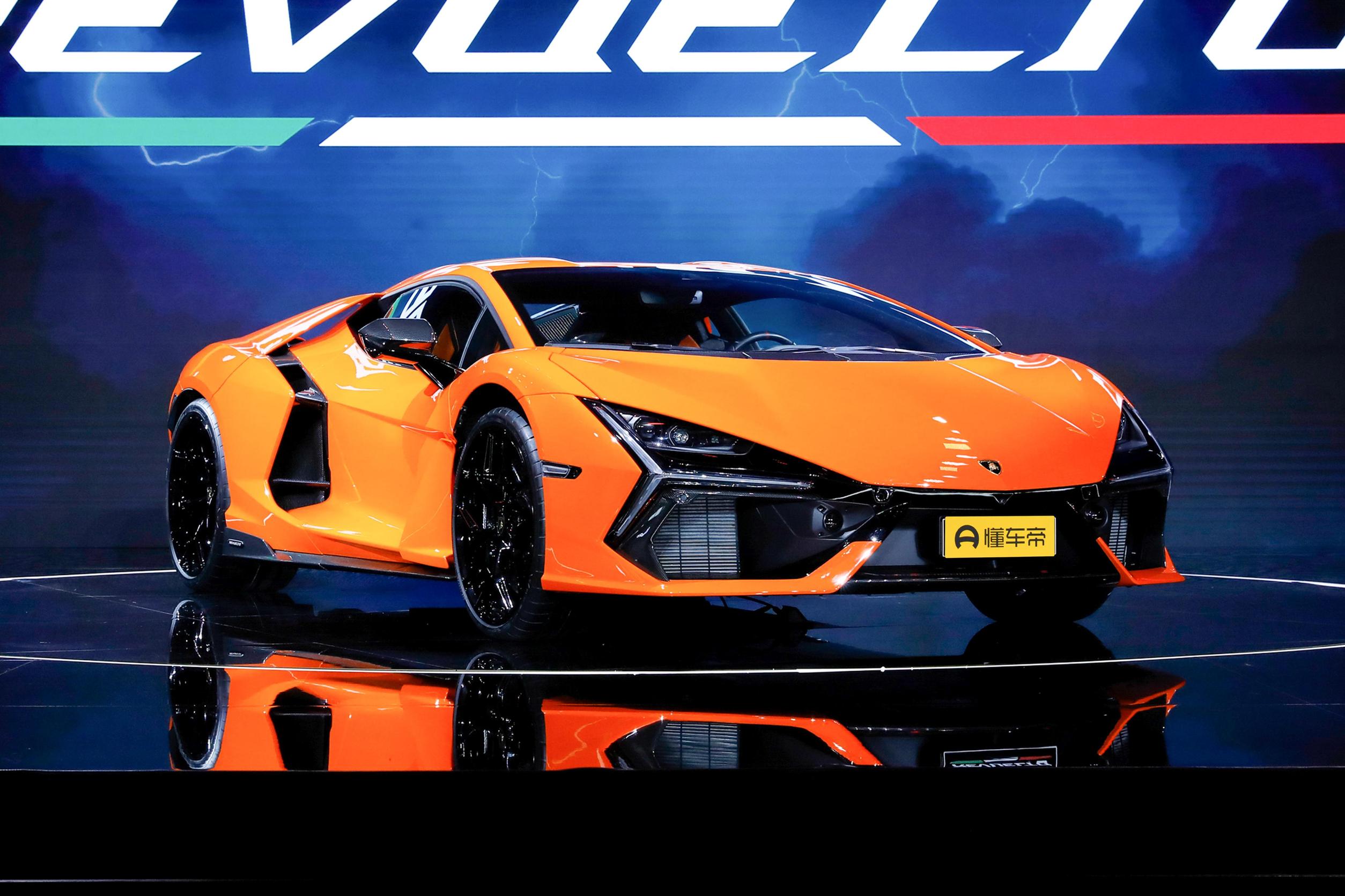 Revuelto壁纸_Revuelto_Revuelto外观图片_4/70张图片_Revuelto/整车外观图片_懂车帝
