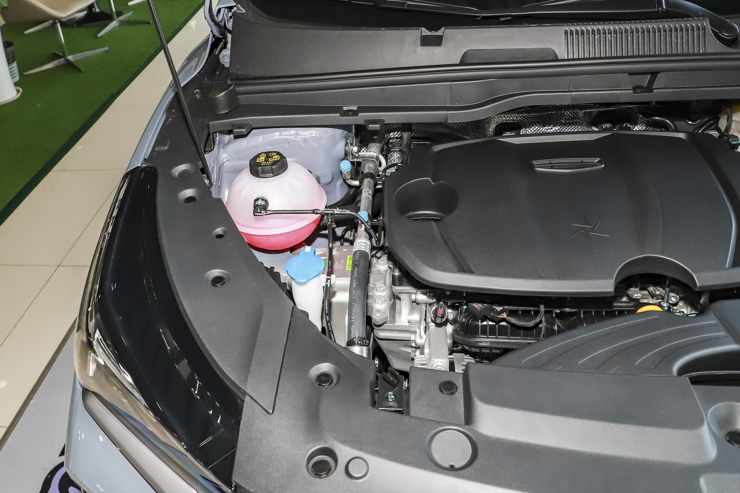 缤越 2022款 缤越COOL 1.5T DCT激擎图片_吉利汽车_64/70张图片_汽车外观图库_懂车帝