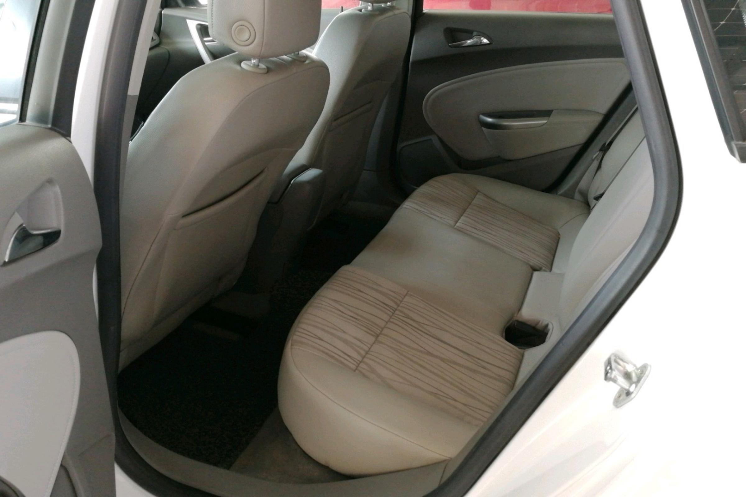 英朗 2013款 XT 1.6L 自动舒适版图片_别克_5/8张图片_汽车空间图库_懂车帝