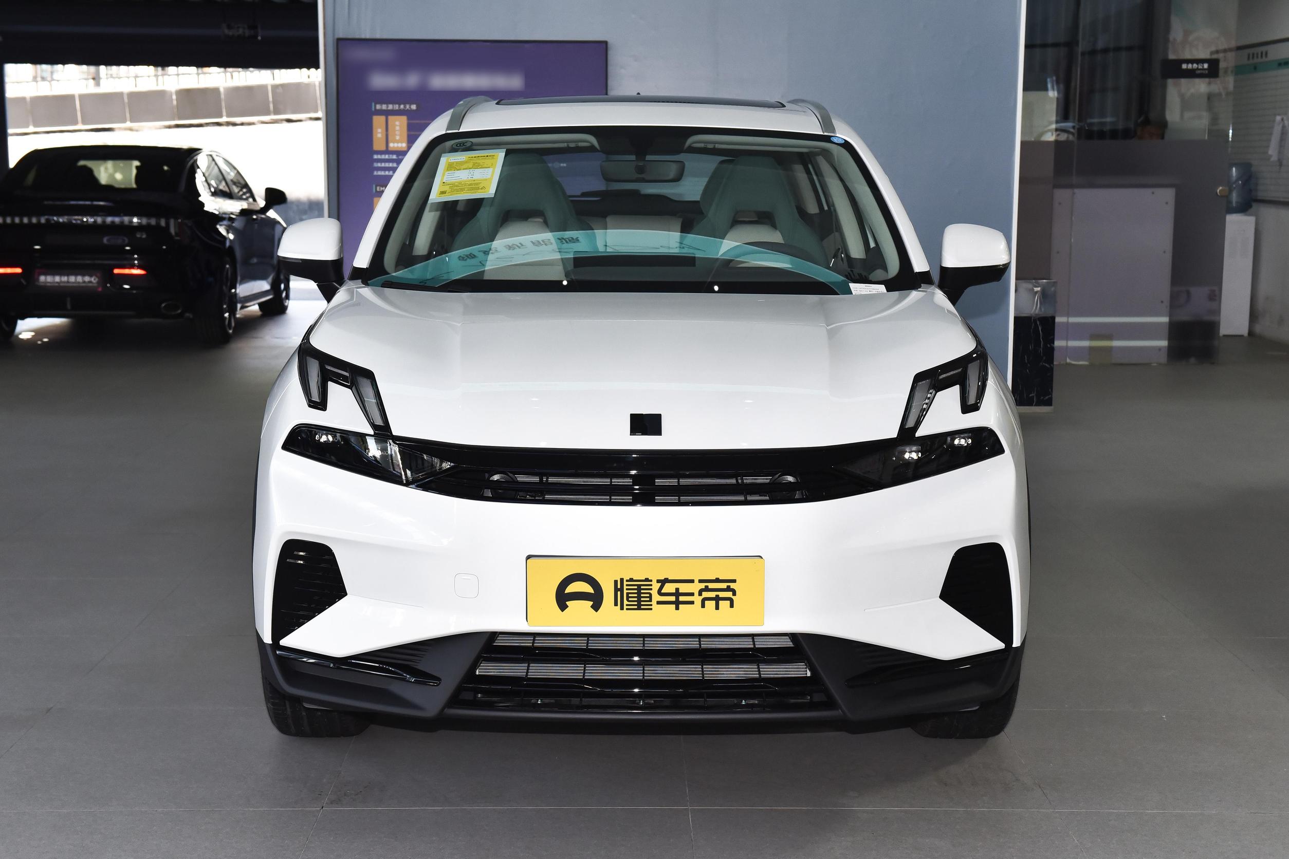 领克06 EM-P 2024款 EM-P 126长续航Pro图片_领克_1/101张图片_汽车外观图库_懂车帝