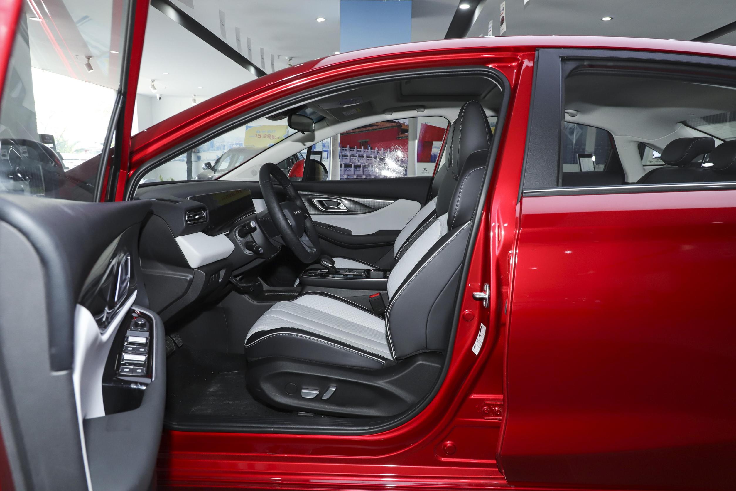 北京EU5 PLUS 2022款 优享出行版图片_北京汽车_7/34张图片_汽车空间图库_懂车帝