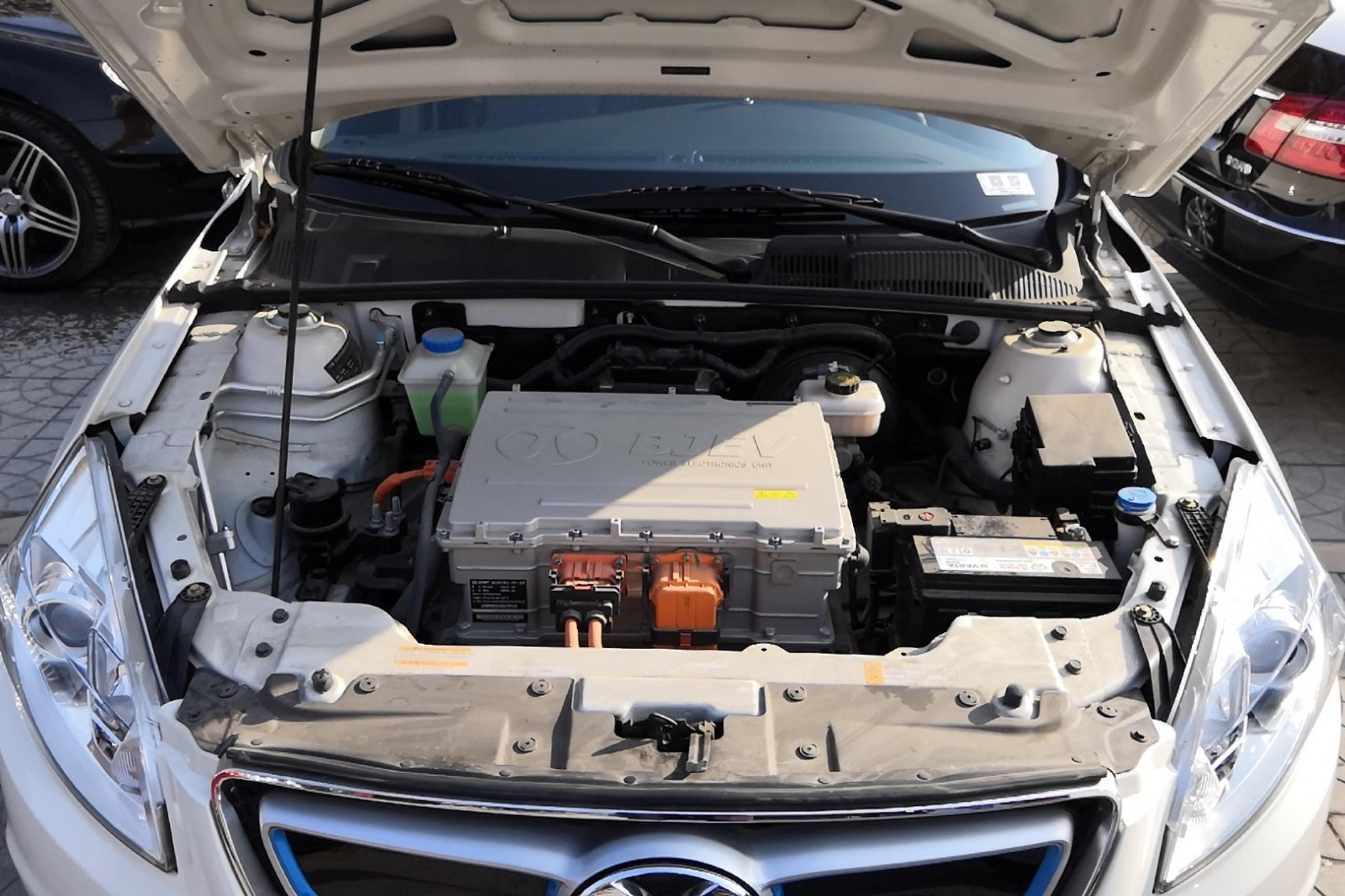 北汽新能源EU 2017款 EU260 乐享版图片_北汽新能源_3/10张图片_汽车外观图库_懂车帝