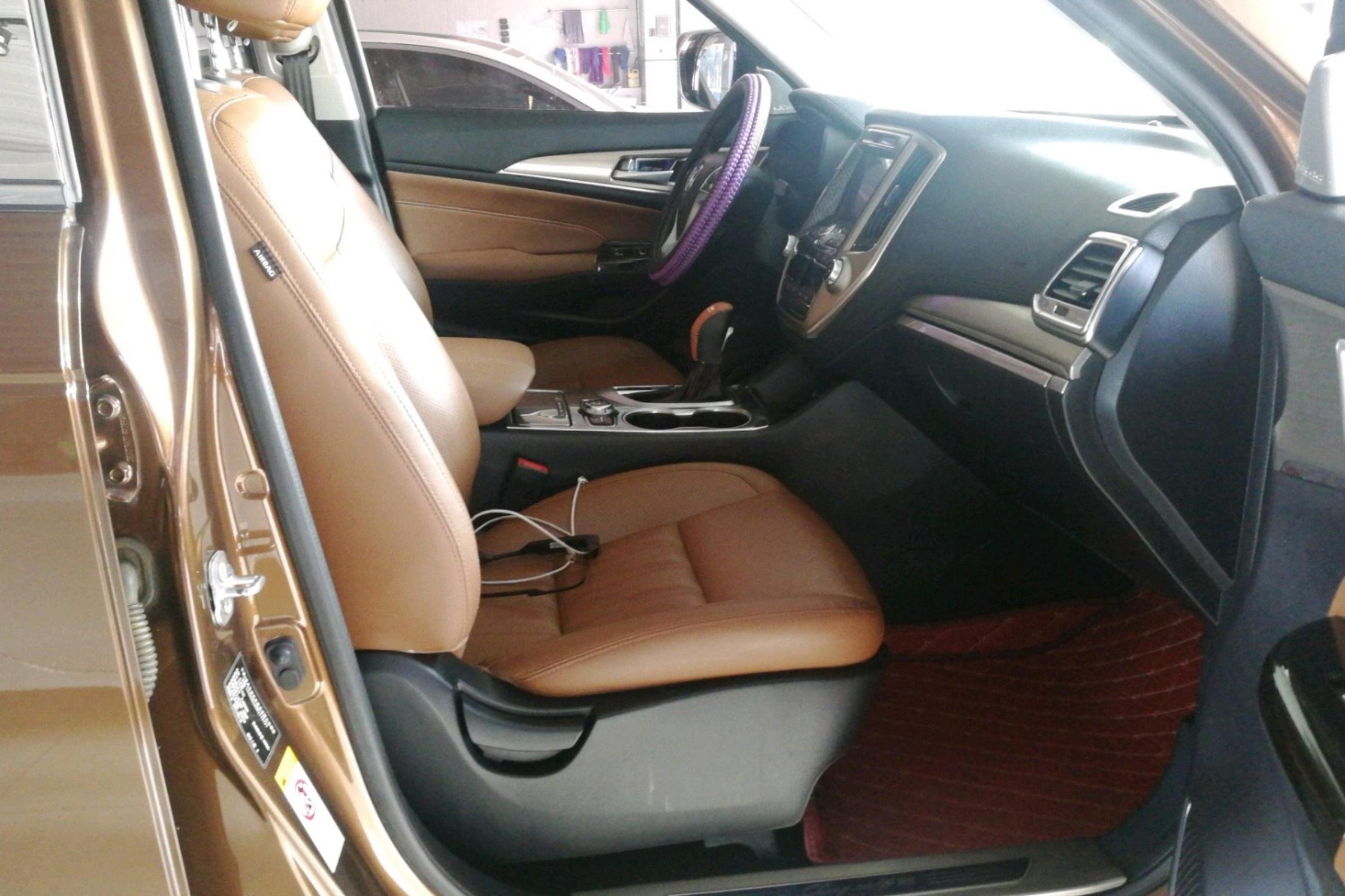 长安CS95 2017款 2.0T 两驱智悦版图片_长安_4/8张图片_汽车内饰图库_懂车帝