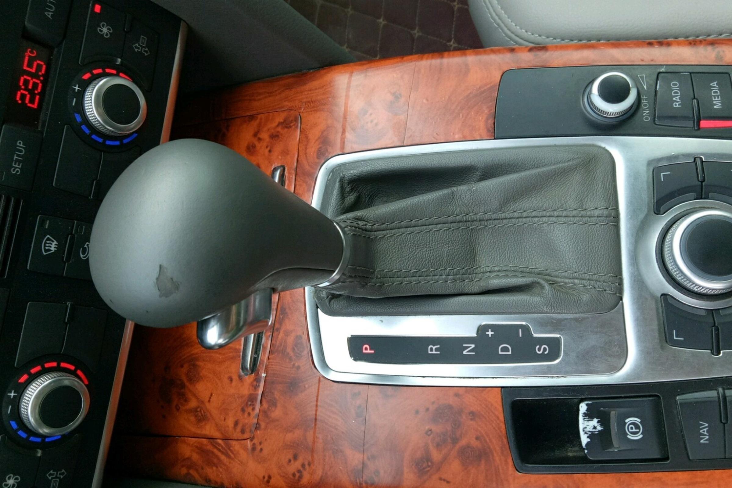 奥迪A6L 2008款 2.0T 奥运限量版图片_奥迪_5/8张图片_汽车内饰图库_懂车帝