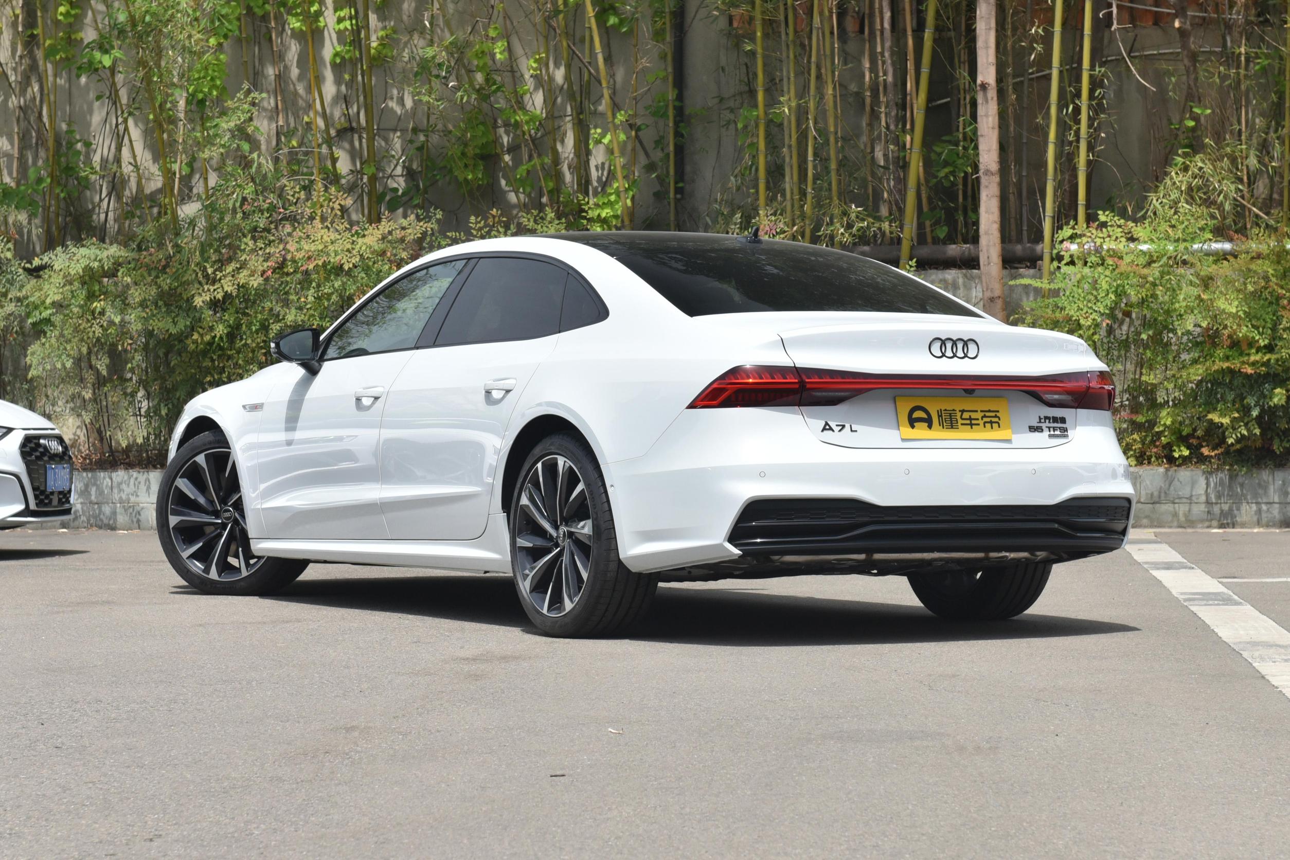 奥迪A7L 2022款 55 TFSI quattro S-line 志远型曜黑套装图片_奥迪_8/57张图片_汽车外观图库_懂车帝