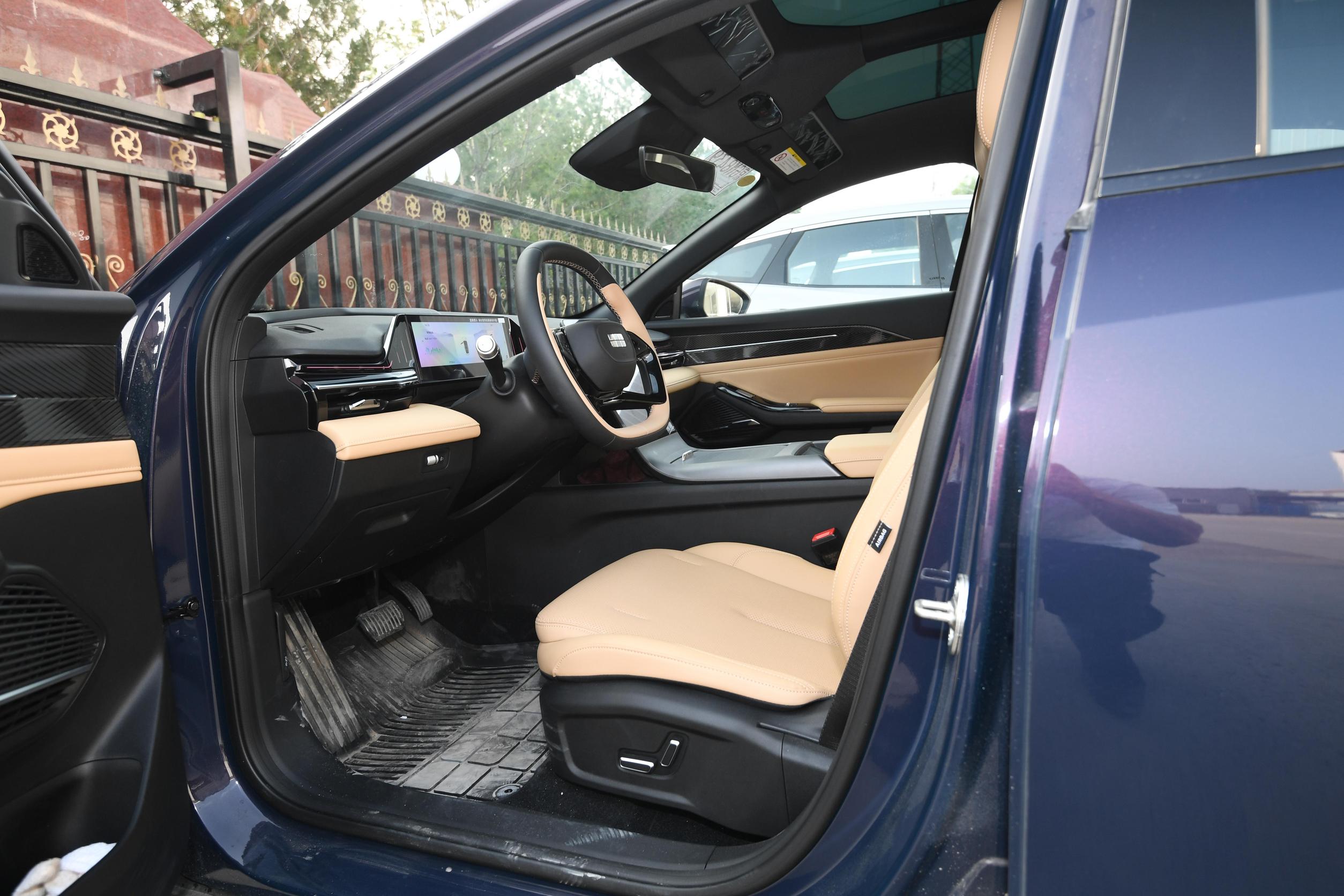 银河L6 2023款 1.5T DHT 125km 星舰图片_吉利银河_3/113张图片_汽车空间图库_懂车帝