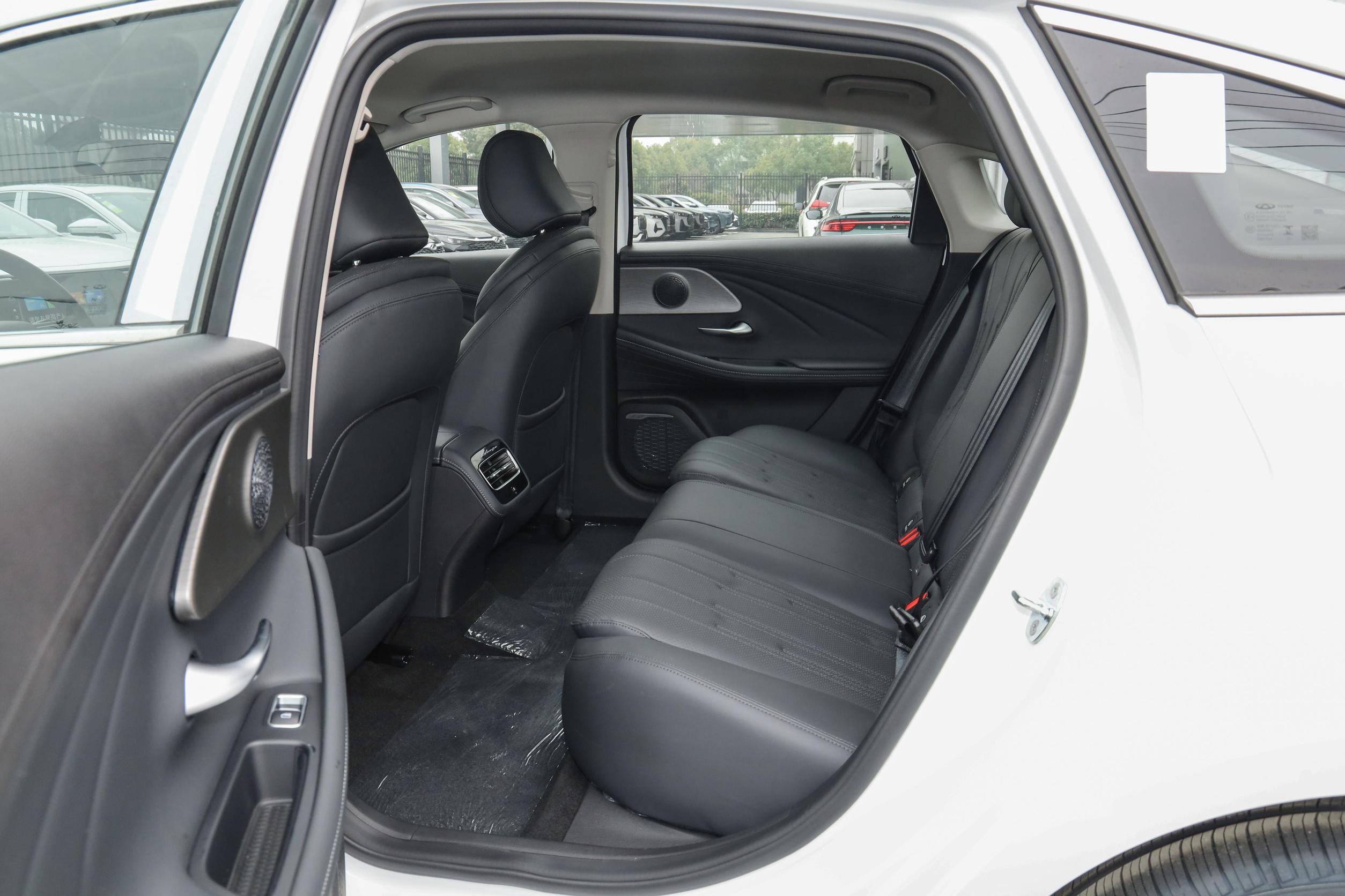 风云A8 2024款 127 逐风版图片_奇瑞_5/45张图片_汽车空间图库_懂车帝