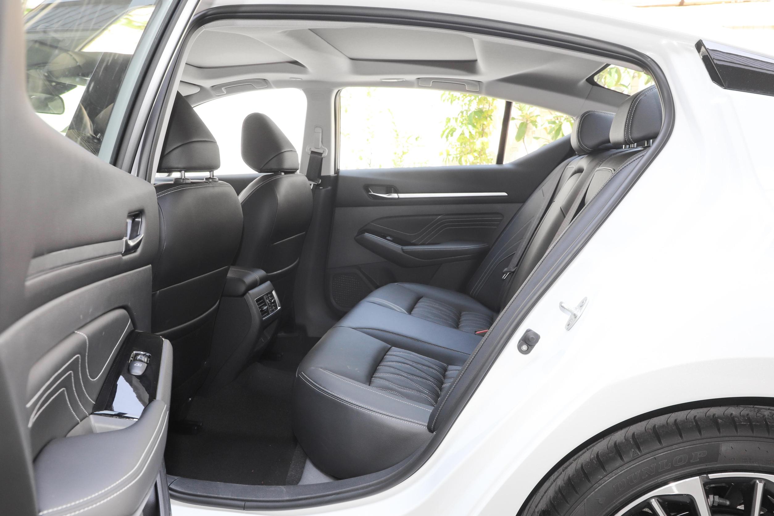 天籁 2022款 2.0T XL 进享版图片_日产_28/45张图片_汽车空间图库_懂车帝