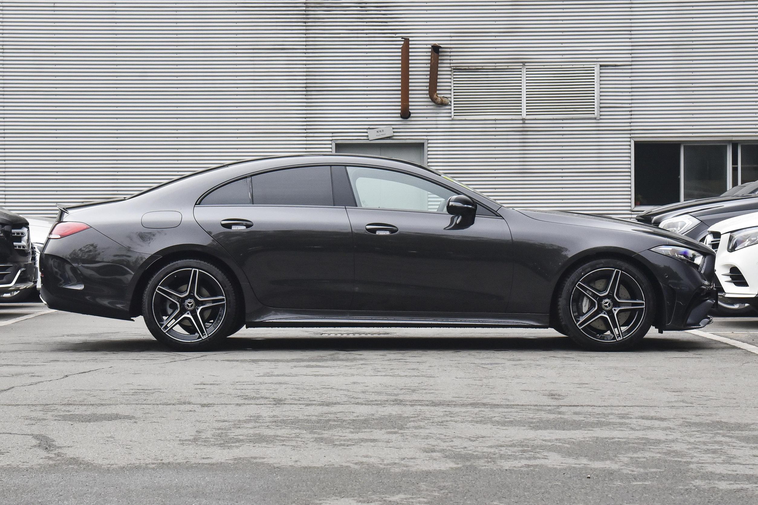 奔驰CLS 2023款 CLS 300 动感型图片_奔驰_31/85张图片_汽车外观图库_懂车帝