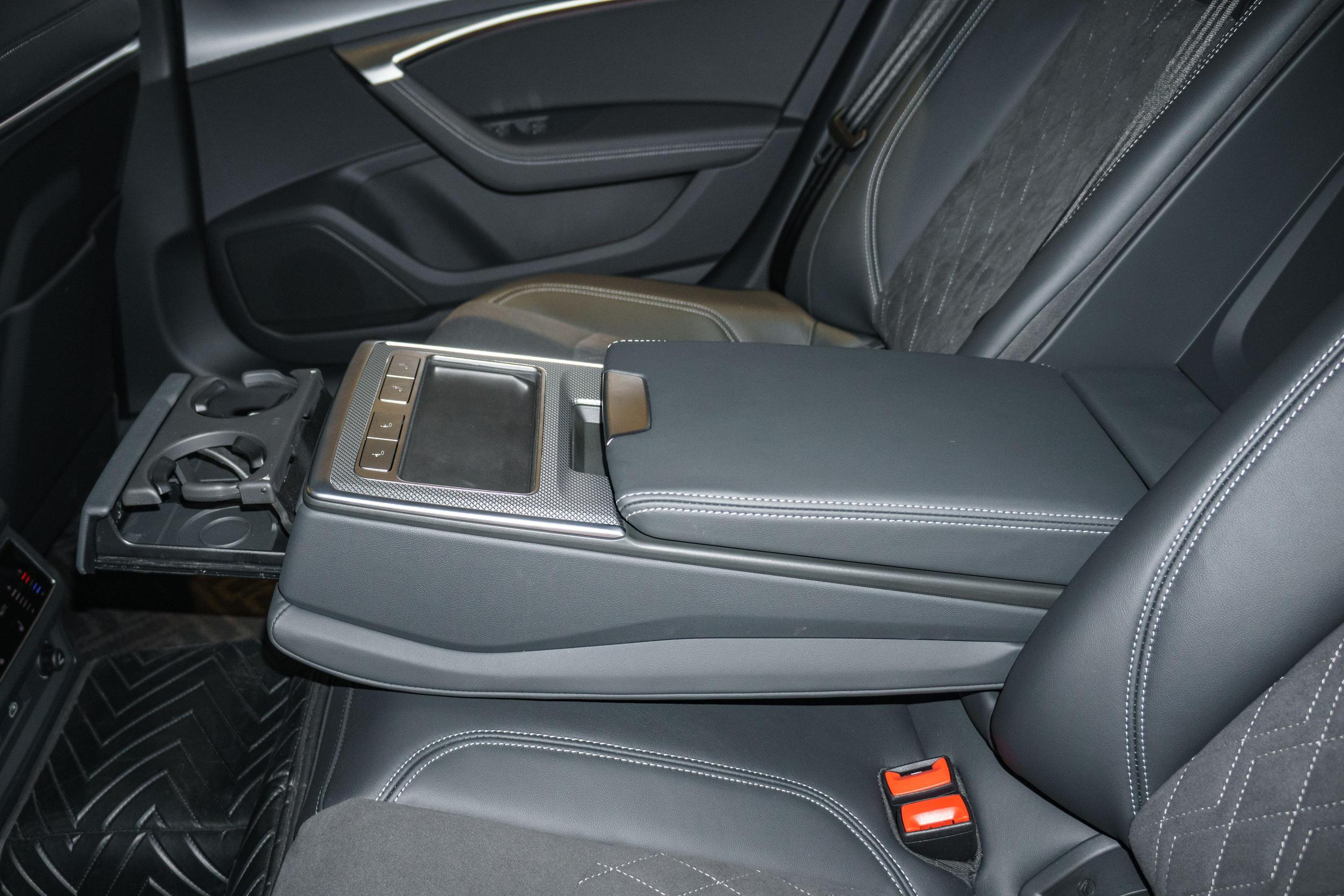 奥迪A7L 2024款 45 TFSI quattro 奢享型图片_奥迪_54/121张图片_汽车空间图库_懂车帝