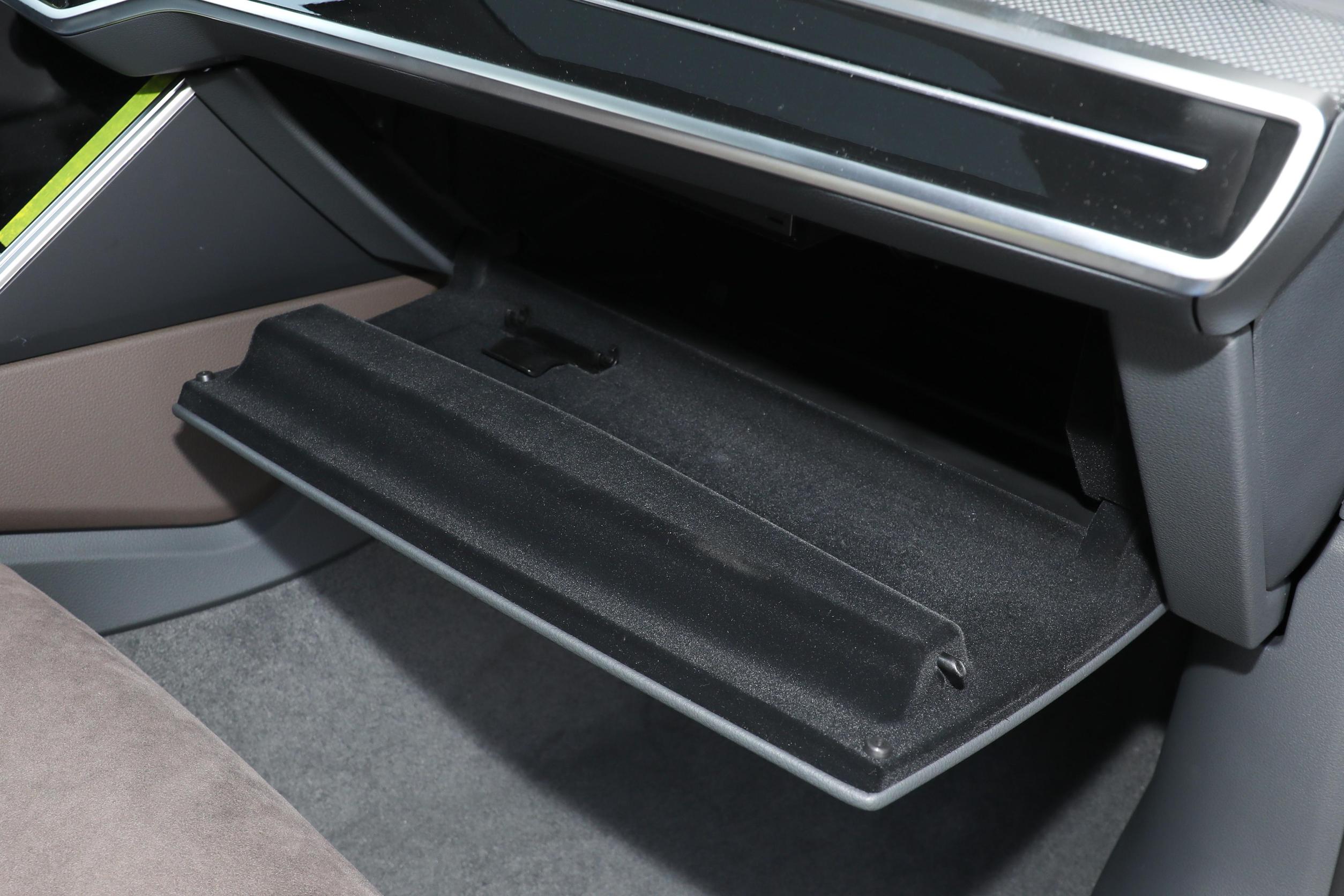 奥迪A7L 2024款 45 TFSI quattro S-line 见远型流晶套装图片_奥迪_5/47张图片_汽车内饰图库_懂车帝