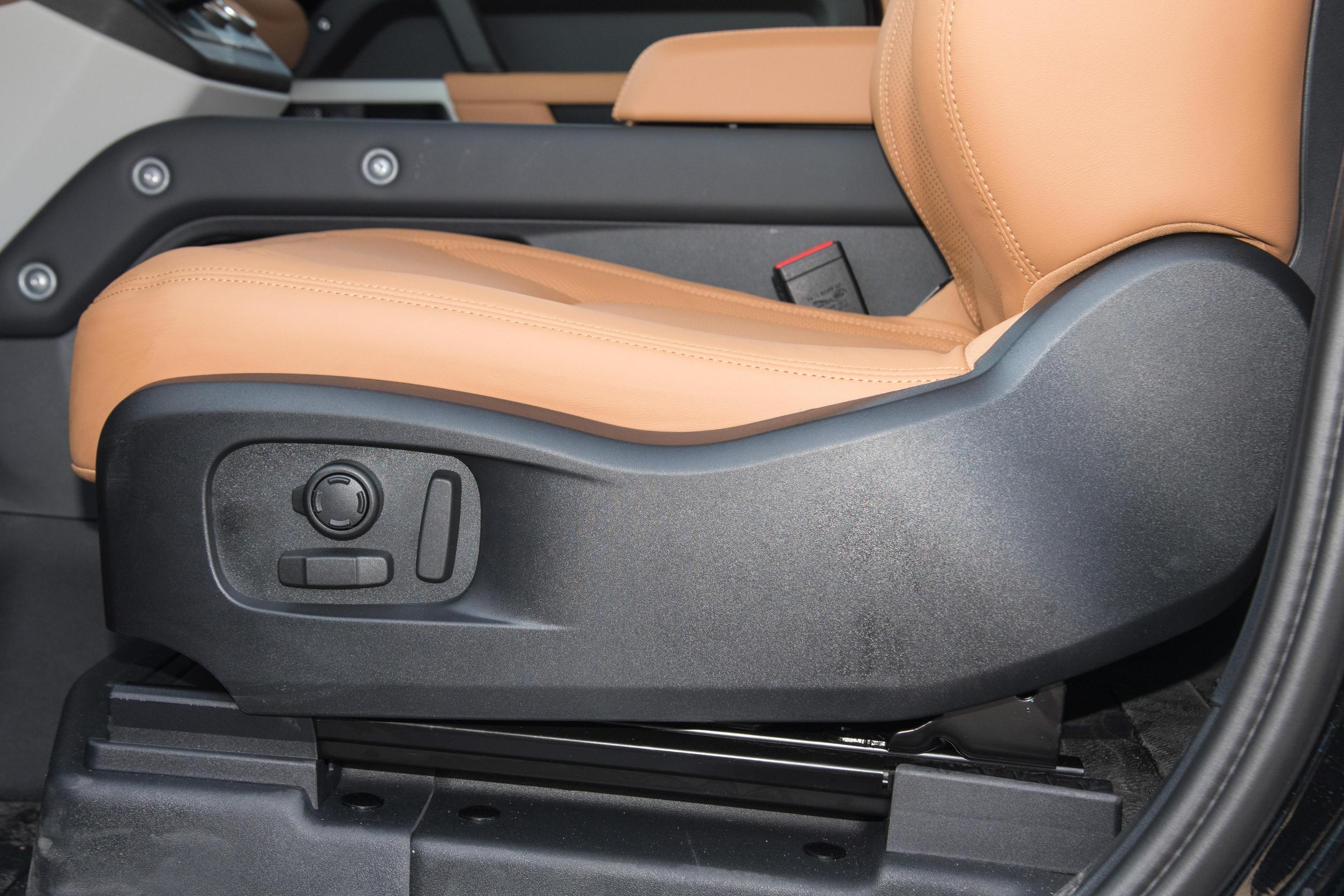 卫士 2024款 90 3.0T P400 HSE图片_路虎_6/50张图片_汽车空间图库_懂车帝