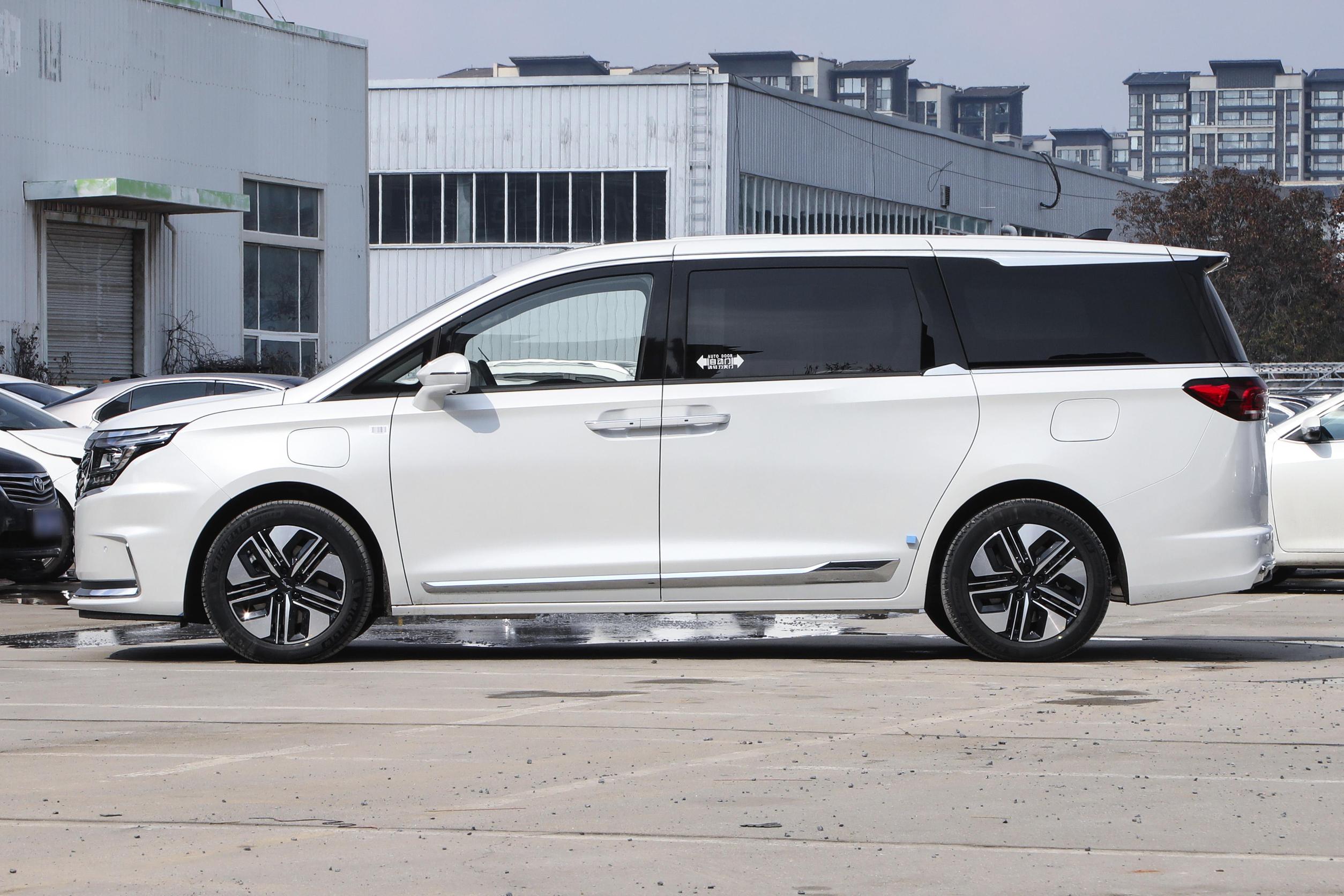 瑞风RF8 PHEV 2024款 智聆版旗舰型图片_江淮瑞风_4/124张图片_汽车外观图库_懂车帝