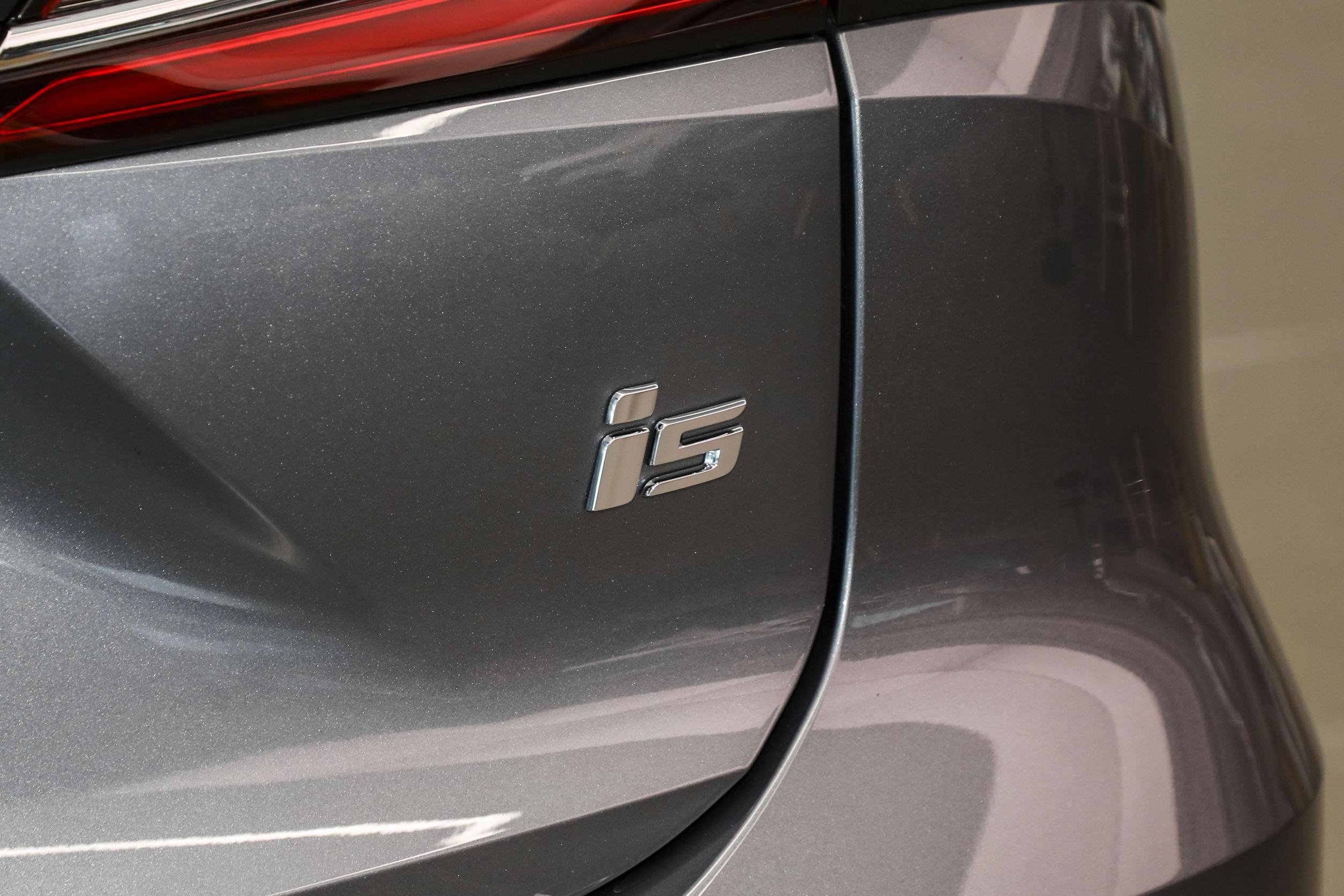 荣威i5 2023款 1.5L 手动舒享版图片_荣威_35/58张图片_汽车外观图库_懂车帝