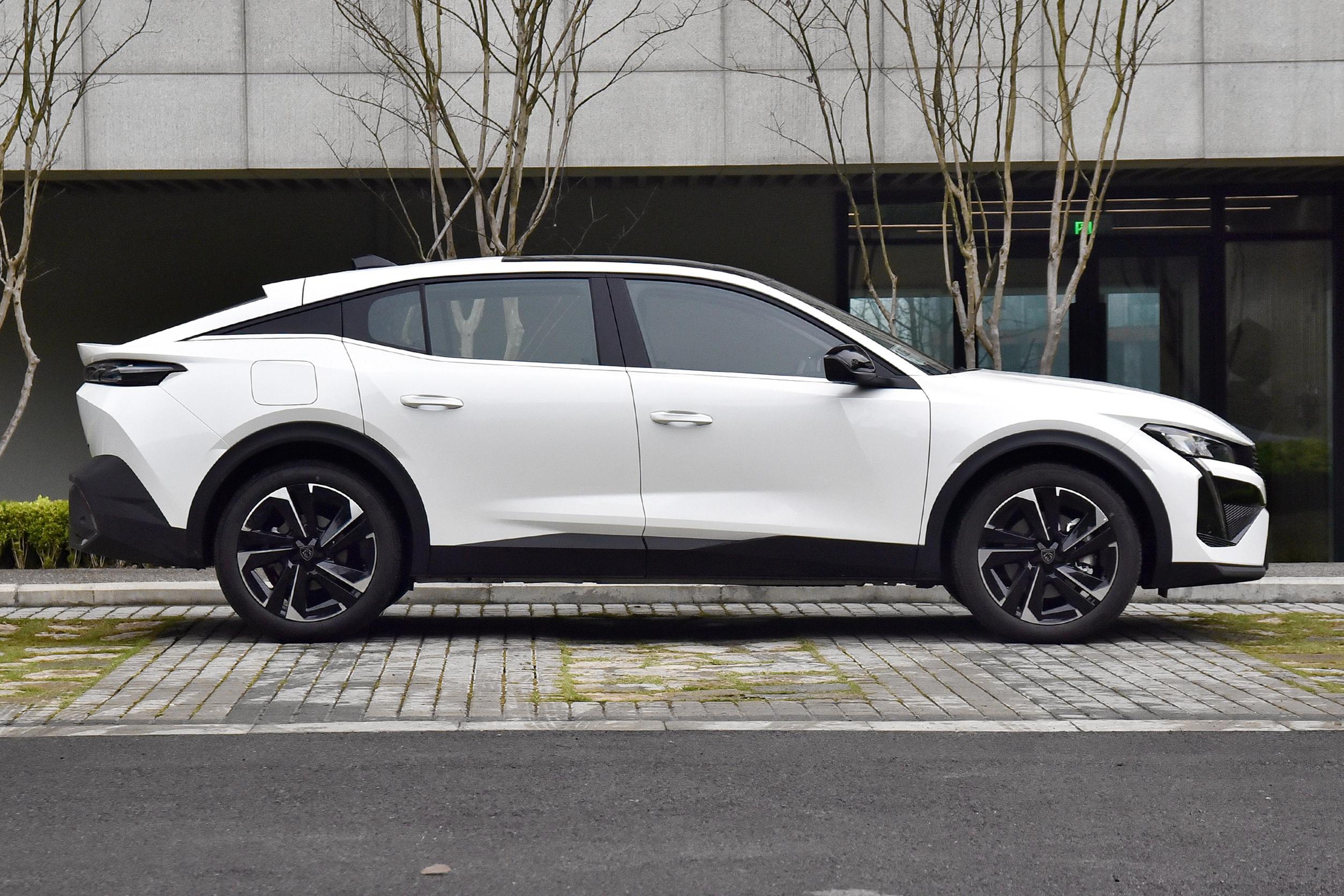 标致408X 2023款 1.6T 魅力版图片_标致_39/113张图片_汽车外观图库_懂车帝